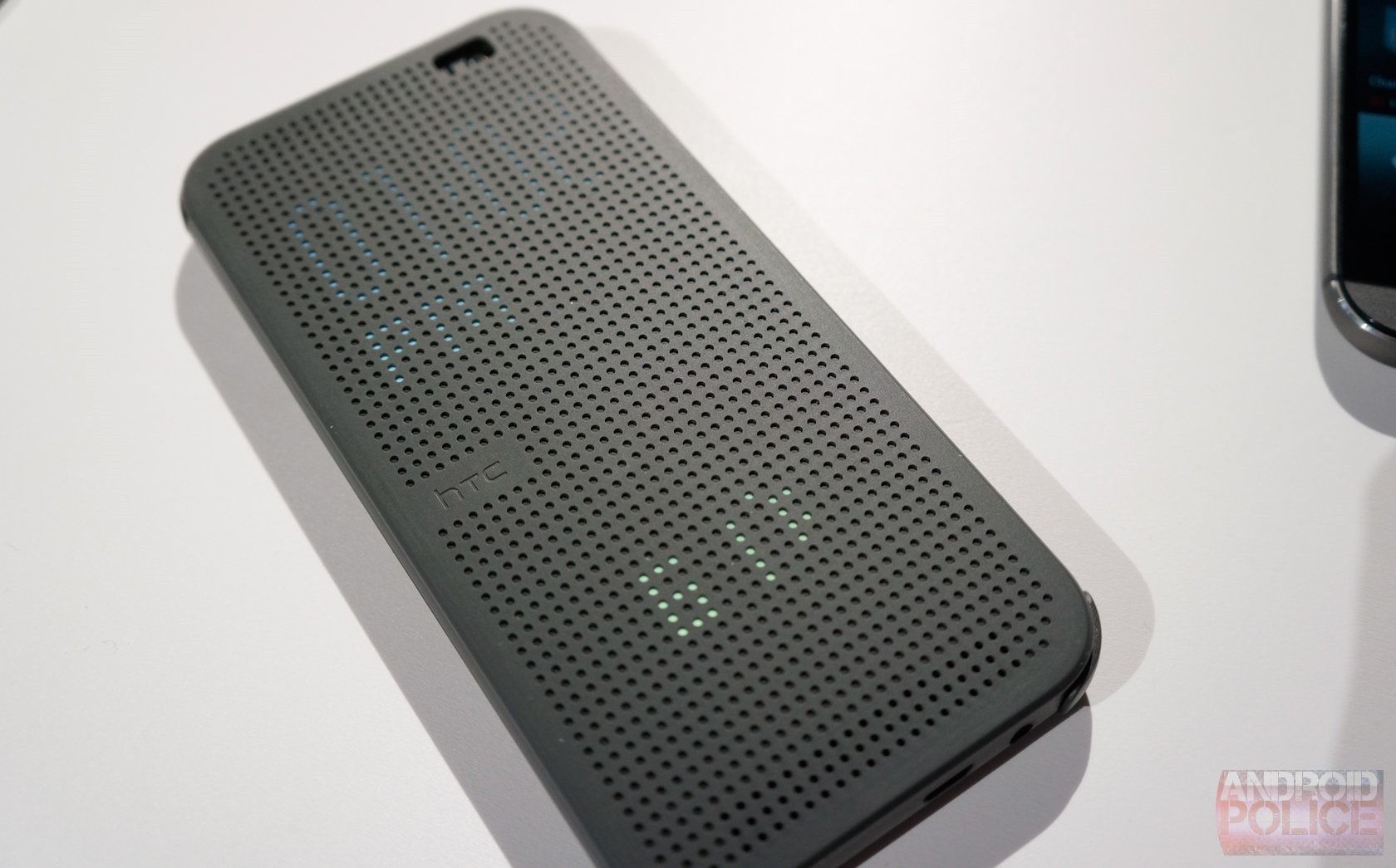 Hands-On (And Video) With The HTC One M8 And Its Dot View Case