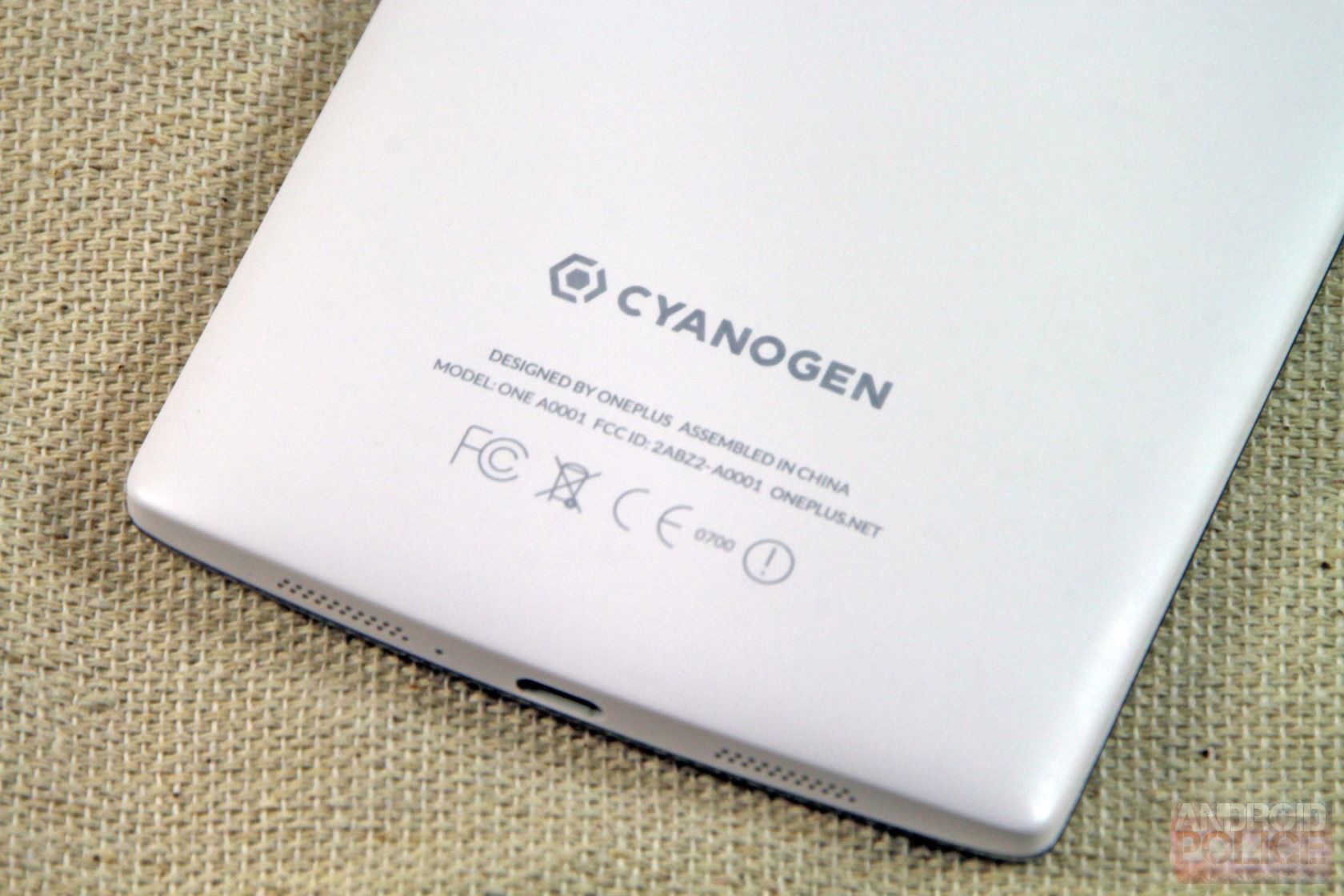 Hands-On And First Impressions Of The OnePlus One With CyanogenMod