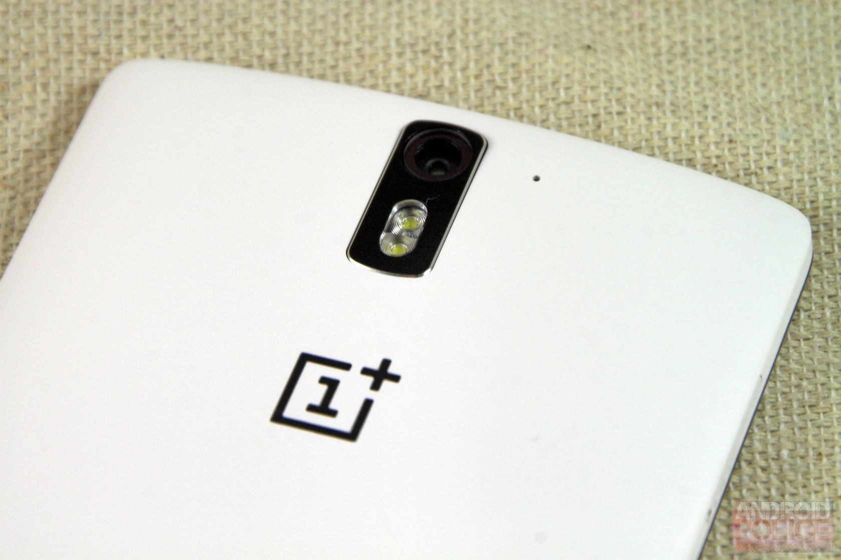 Hands-On And First Impressions Of The OnePlus One With CyanogenMod