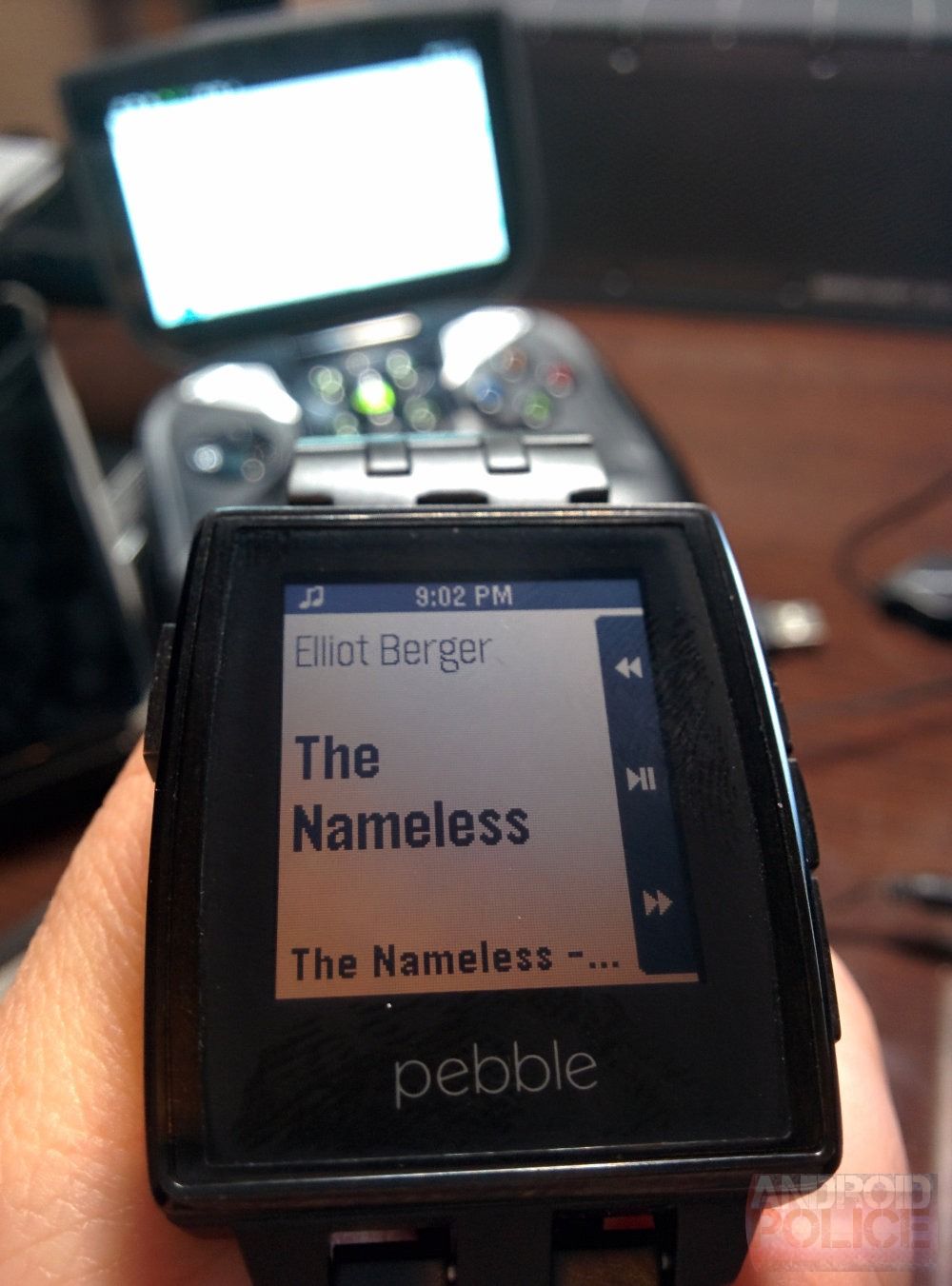 Pebble 2.2 Firmware Update Introduces Reorderable Launcher Menu, Volume ...