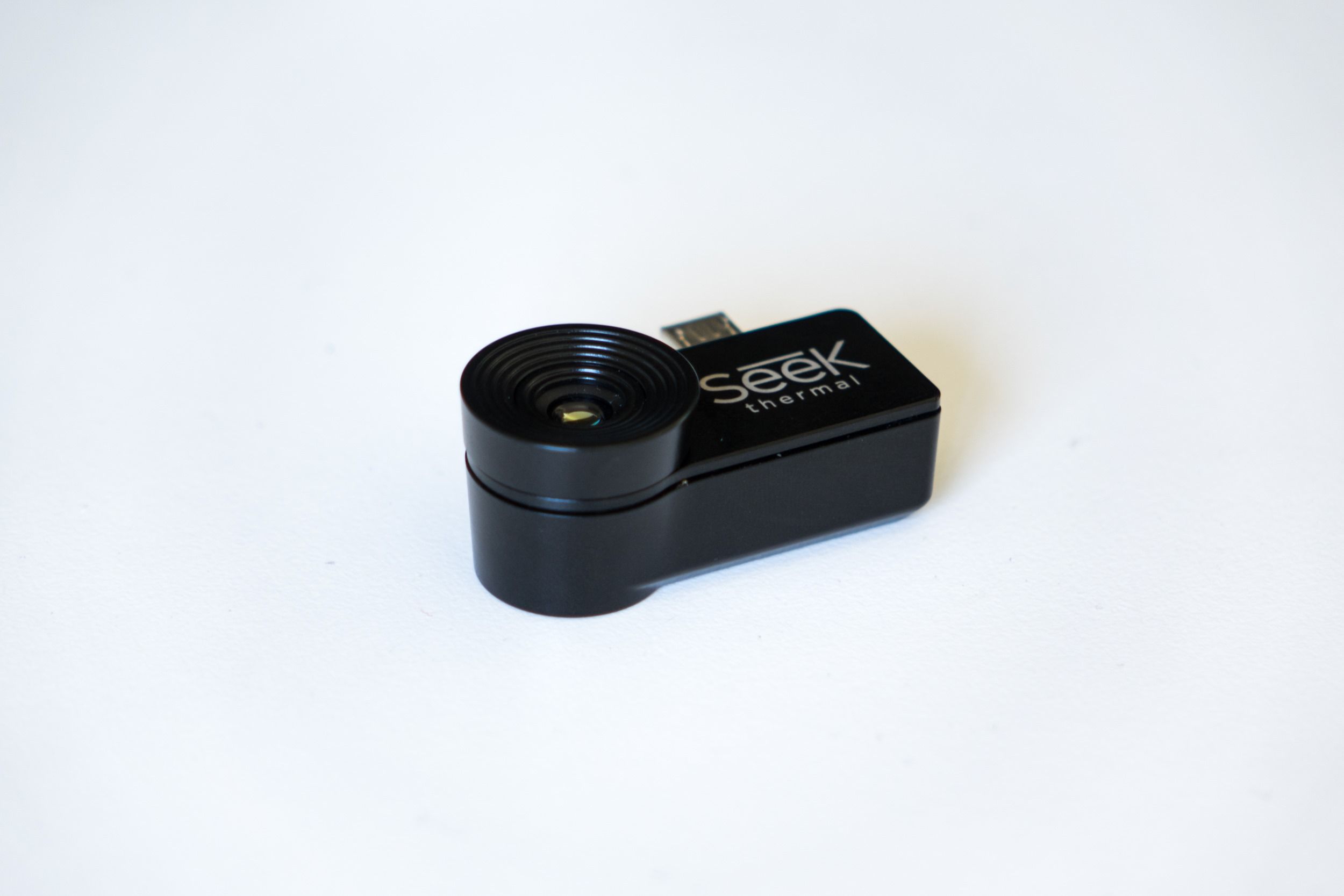 Hands-On With The $199 Seek Thermal Smartphone Infrared Camera (Yes ...