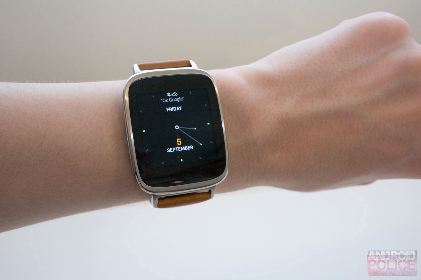Hands On With The ASUS ZenWatch: The Best Square Android Wear Watch Yet