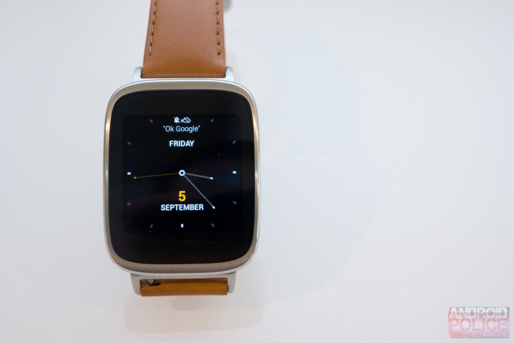 Hands On With The ASUS ZenWatch: The Best Square Android Wear Watch Yet