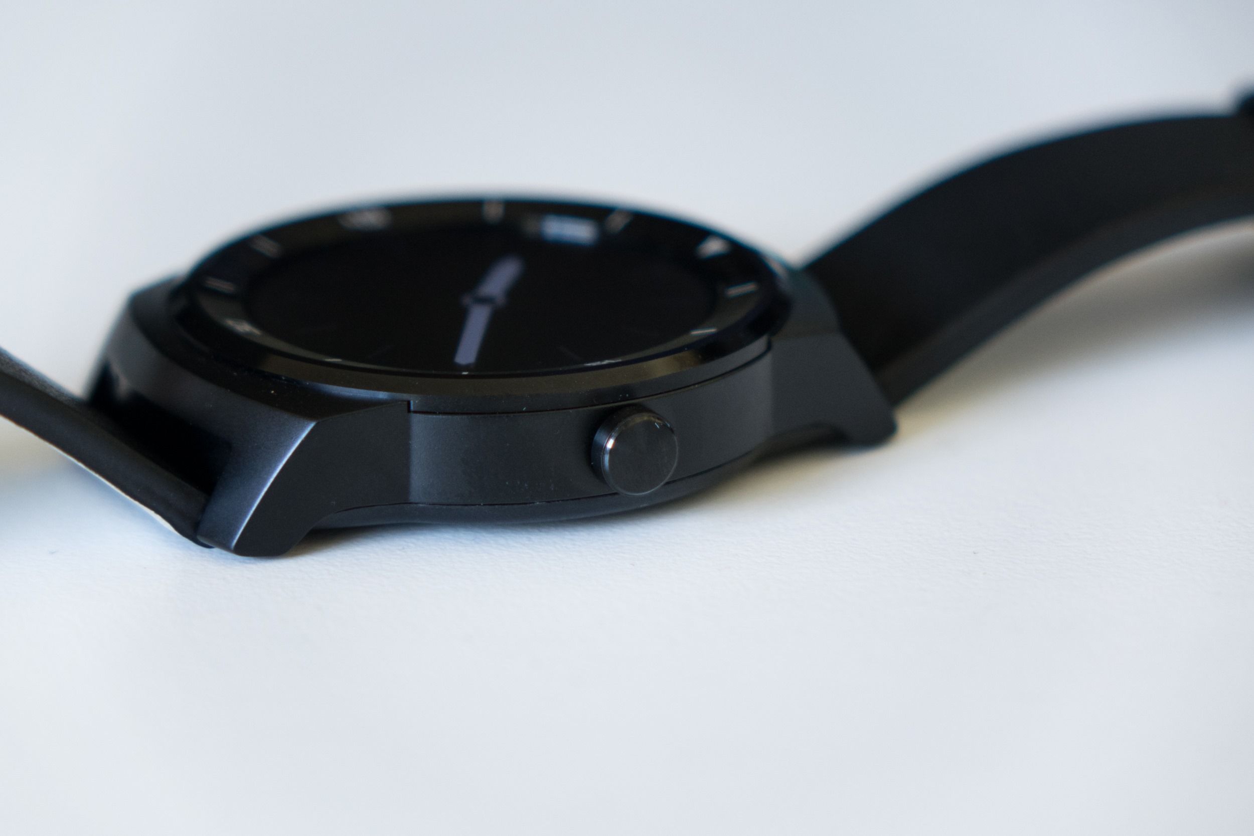 LG G Watch R First Impressions: Very Good, But Price Will Be Crucial