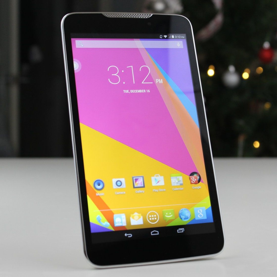 Hands-On With The Blu Studio 7.0: Yep, This Is A 7-Inch Phone