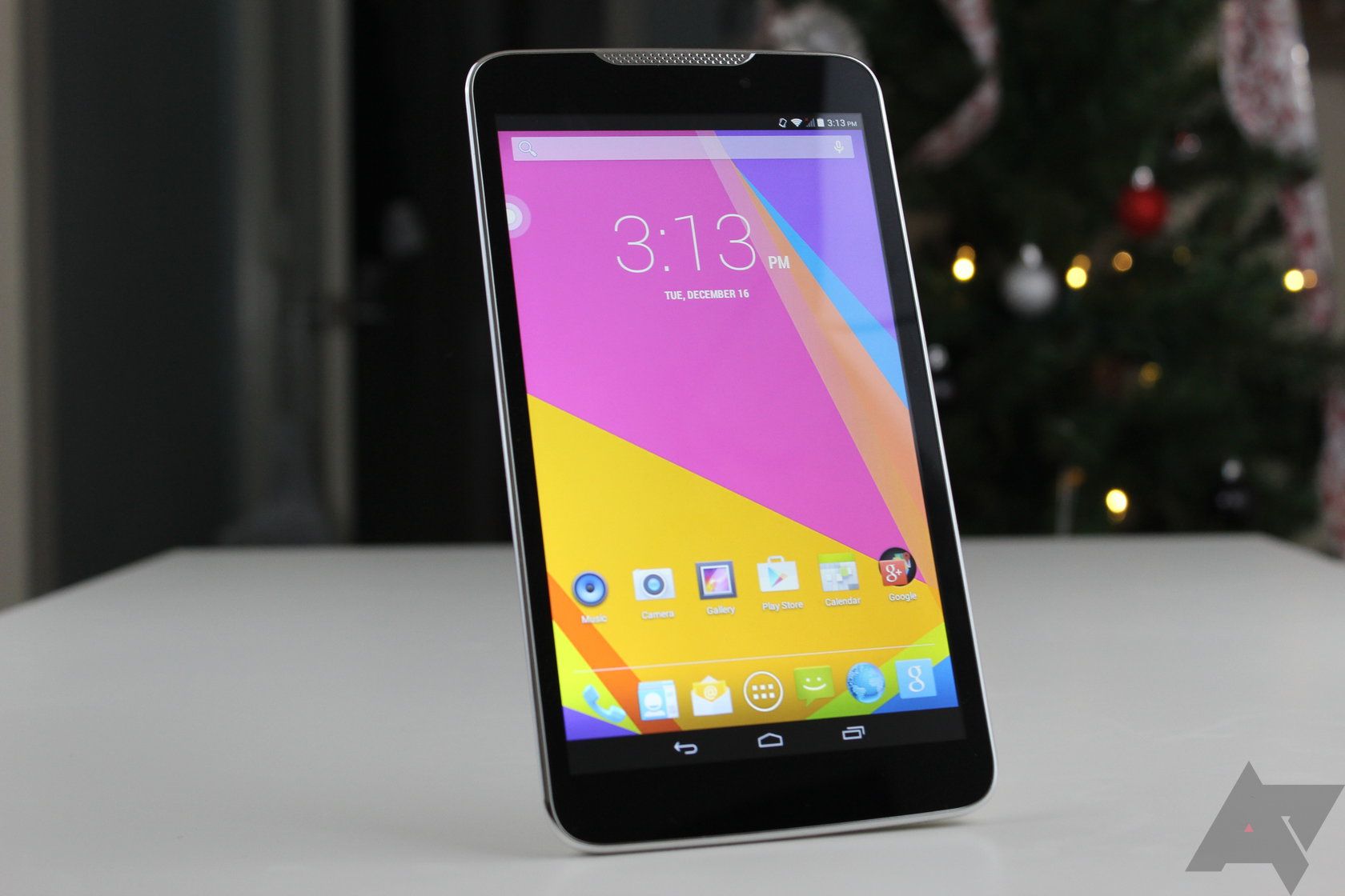 Hands-On With The Blu Studio 7.0: Yep, This Is A 7-Inch Phone