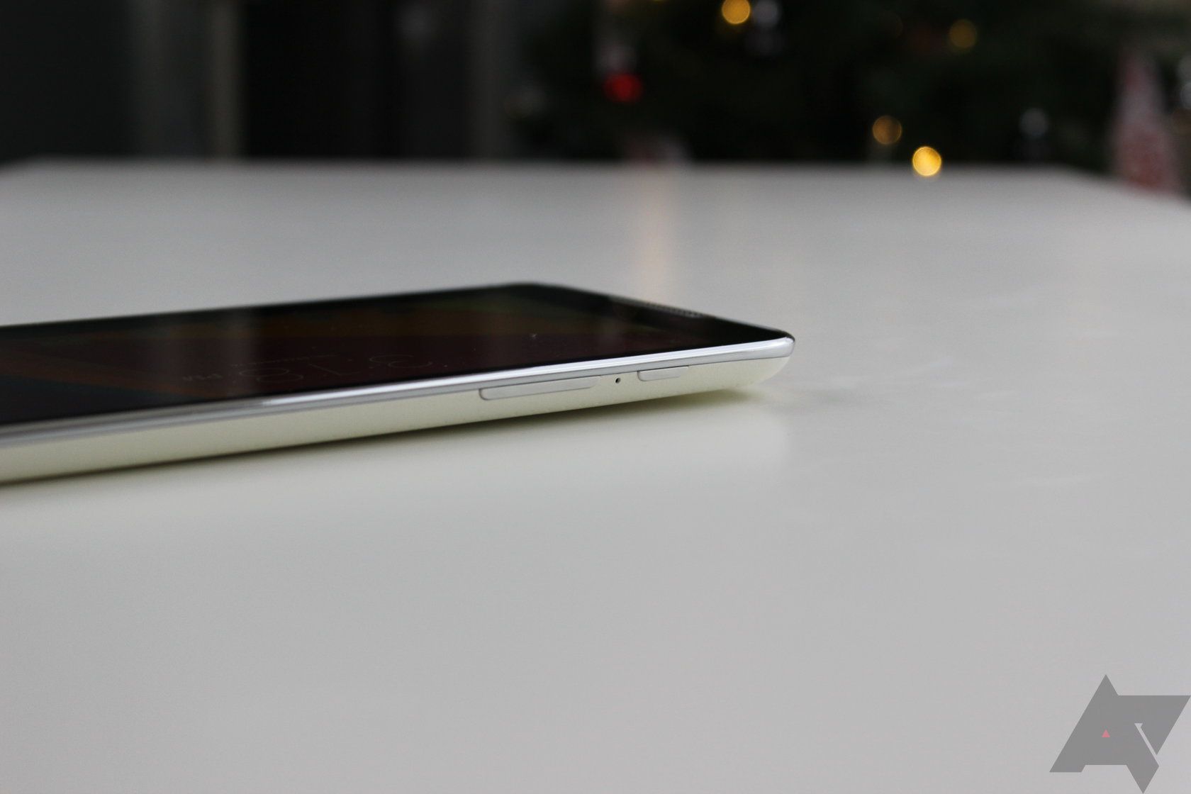 Hands-On With The Blu Studio 7.0: Yep, This Is A 7-Inch Phone