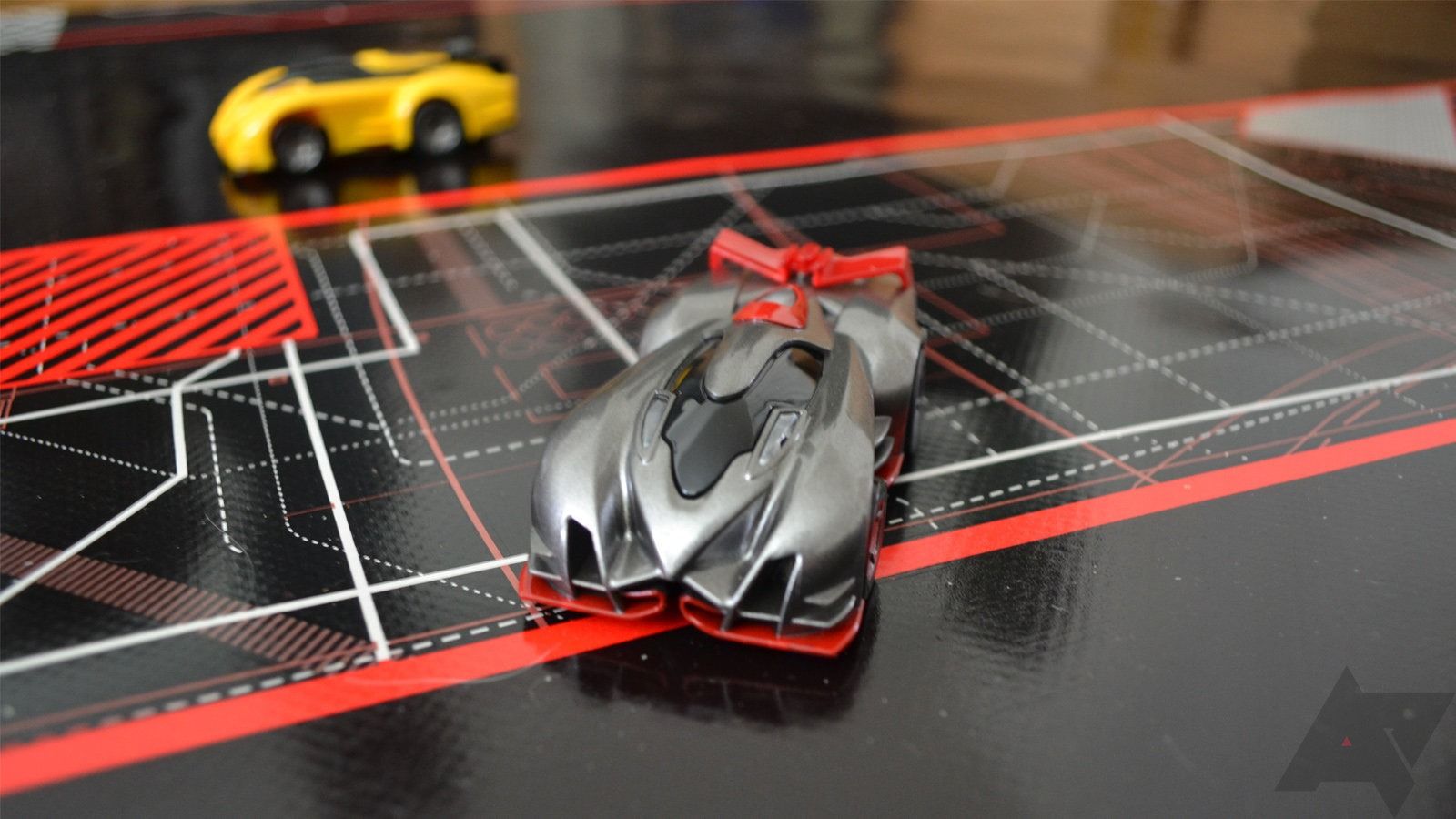 Anki Drive Quick Review: You Would Steal This Toy From Your Kids