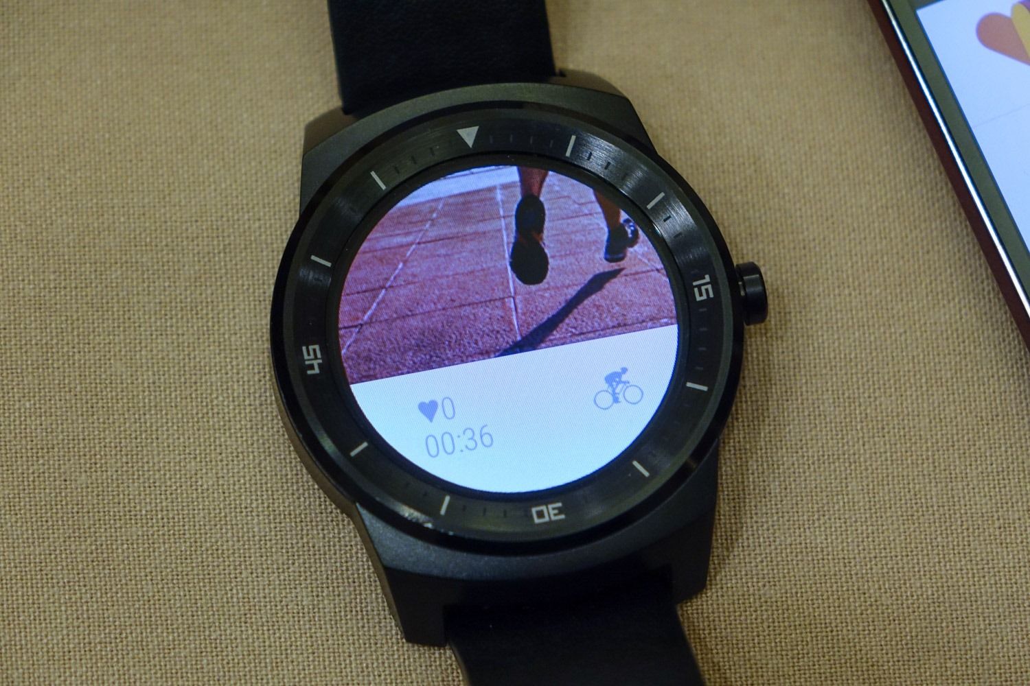 [CES 2015] Hands-On With The LG G Flex 2 - Faster, Better, And... Smaller?