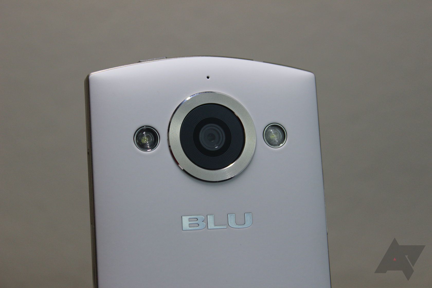 Hands-On With The Blu Selfie: Dual 13MP Cameras And A Great Form Factor ...