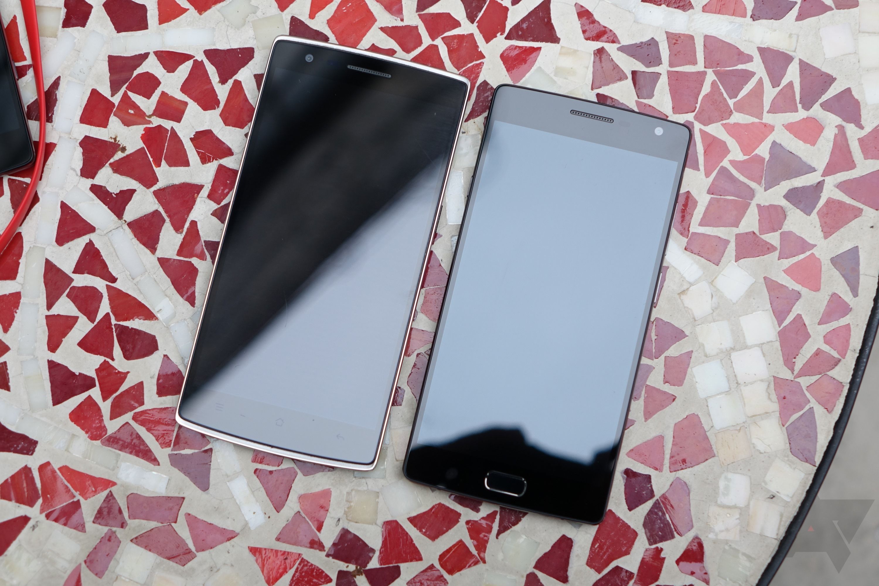 Hands-On With The OnePlus 2: Wood, Fingerprints, And Mute Switches