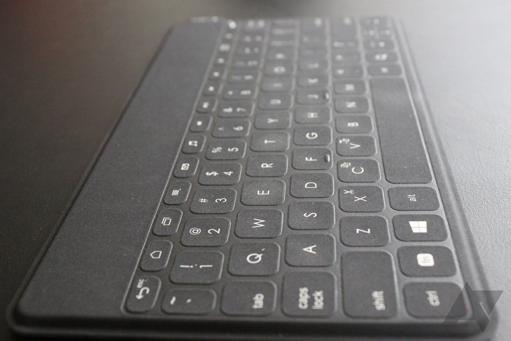 Hands-On With The Logitech Keys-To-Go Keyboard For Android And Windows