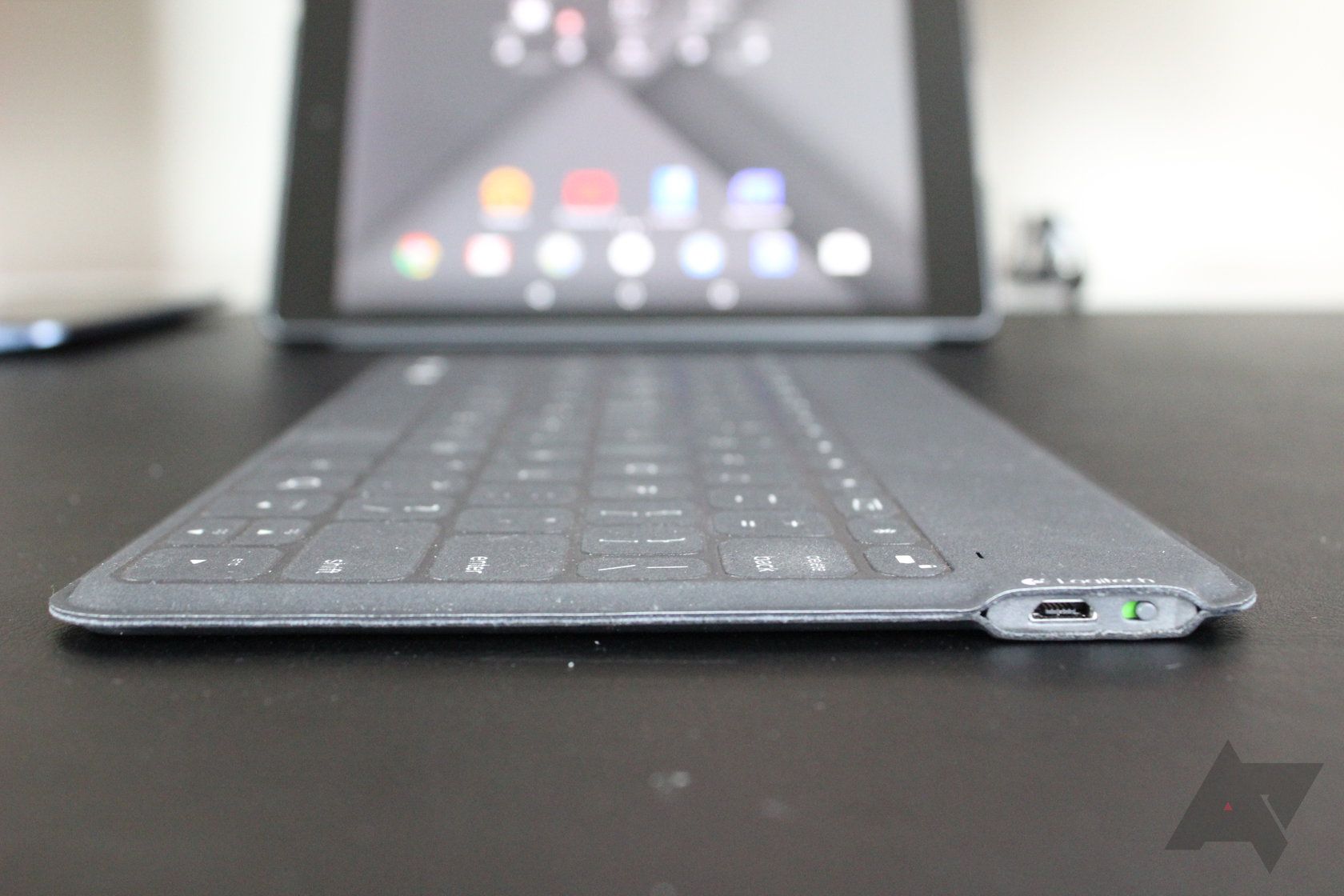Hands-On With The Logitech Keys-To-Go Keyboard For Android And Windows
