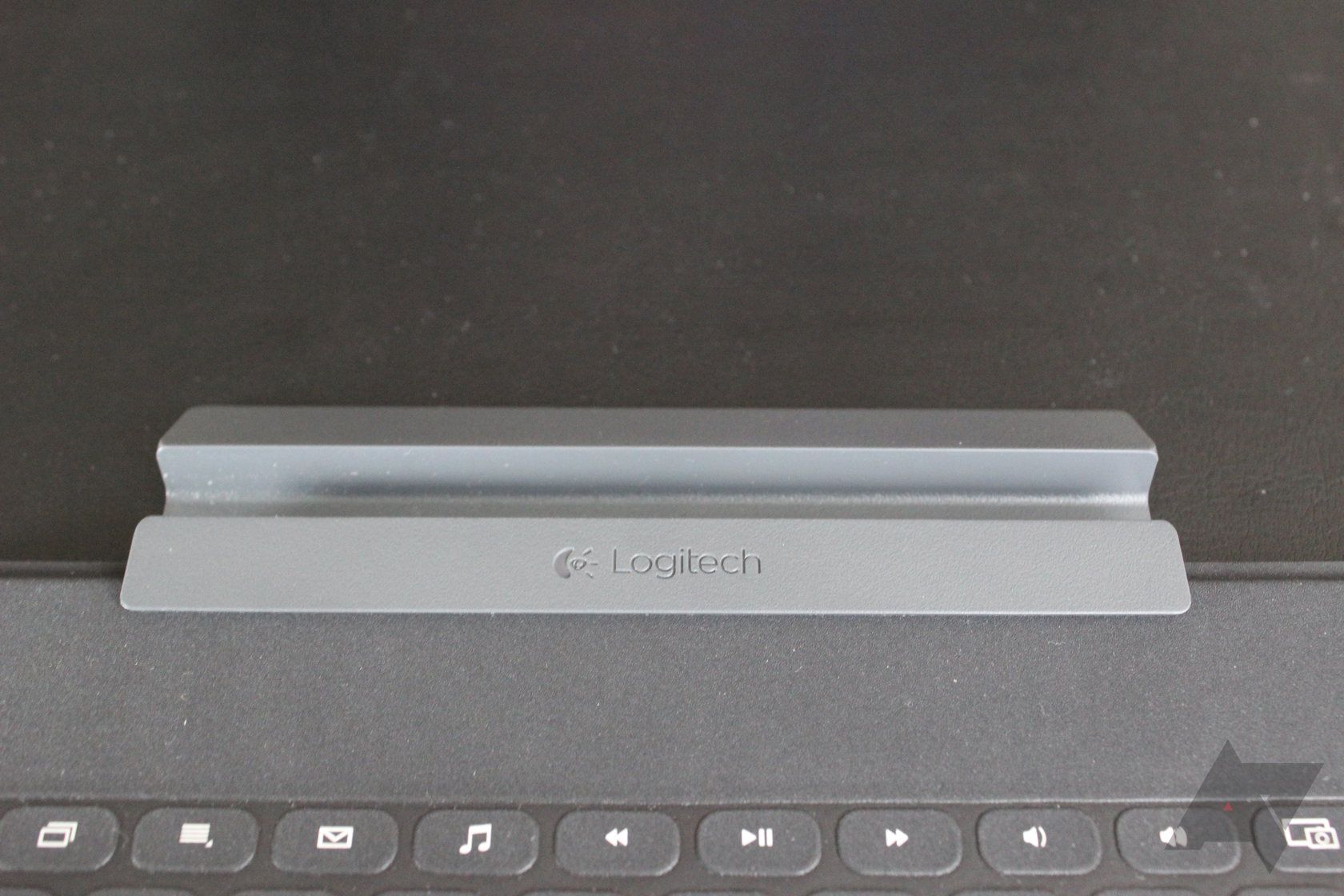 Hands-On With The Logitech Keys-To-Go Keyboard For Android And Windows