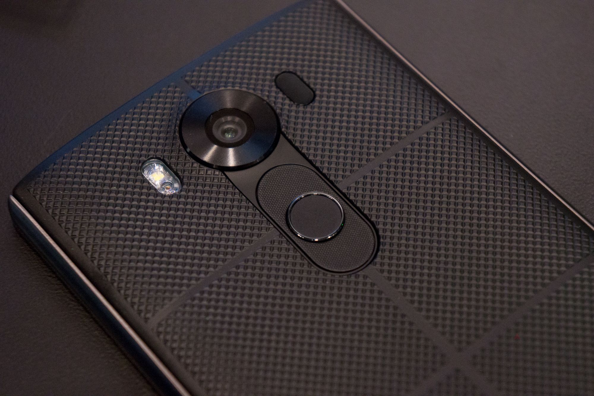 Hands-On With The LG V10