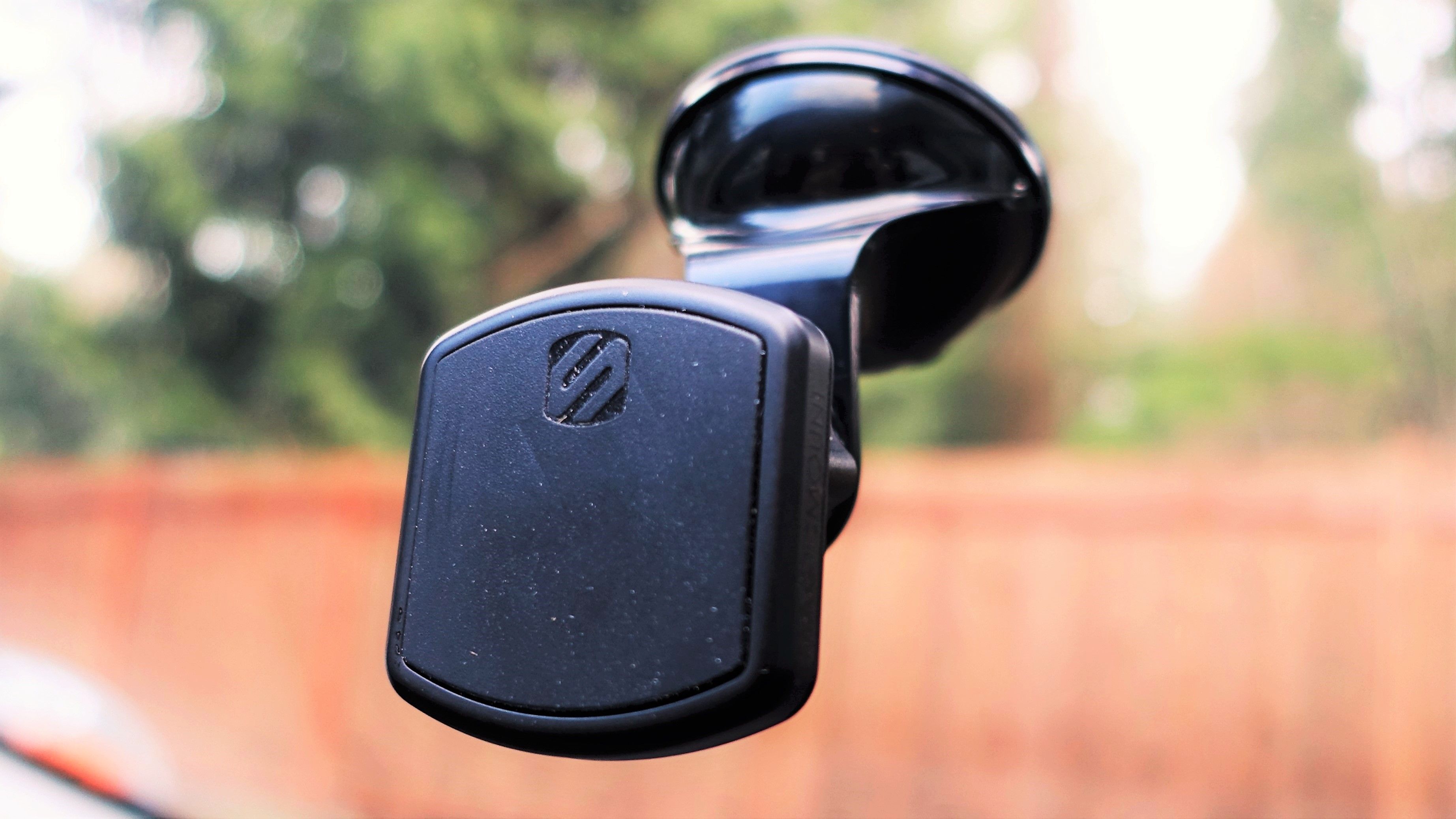 SCOSCHE MagicMount Pro Review - A Highly Convenient Magnetic Mount With ...