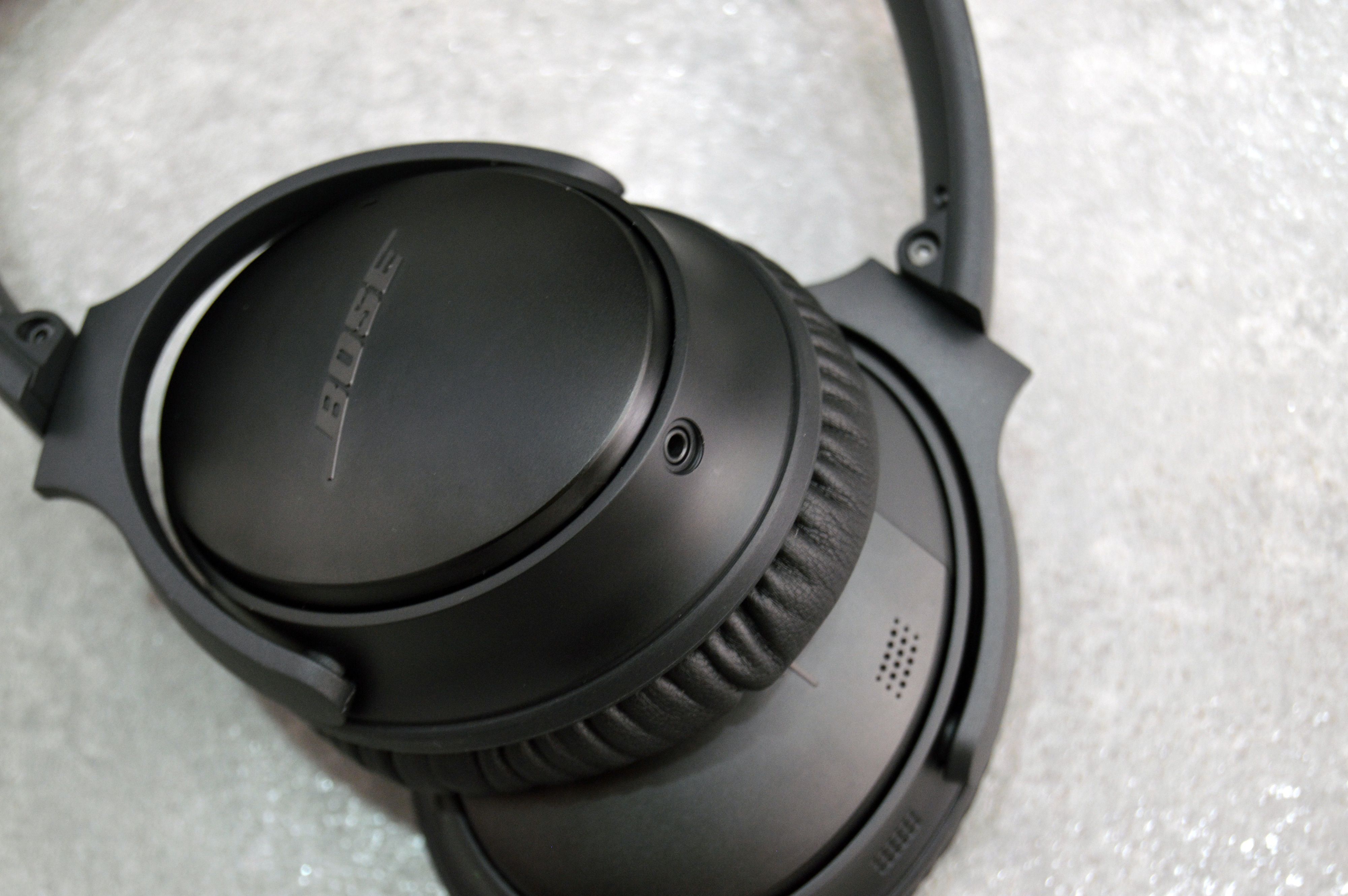 Bose QuietComfort 35 review: Superb quiet and comfort come with a high ...