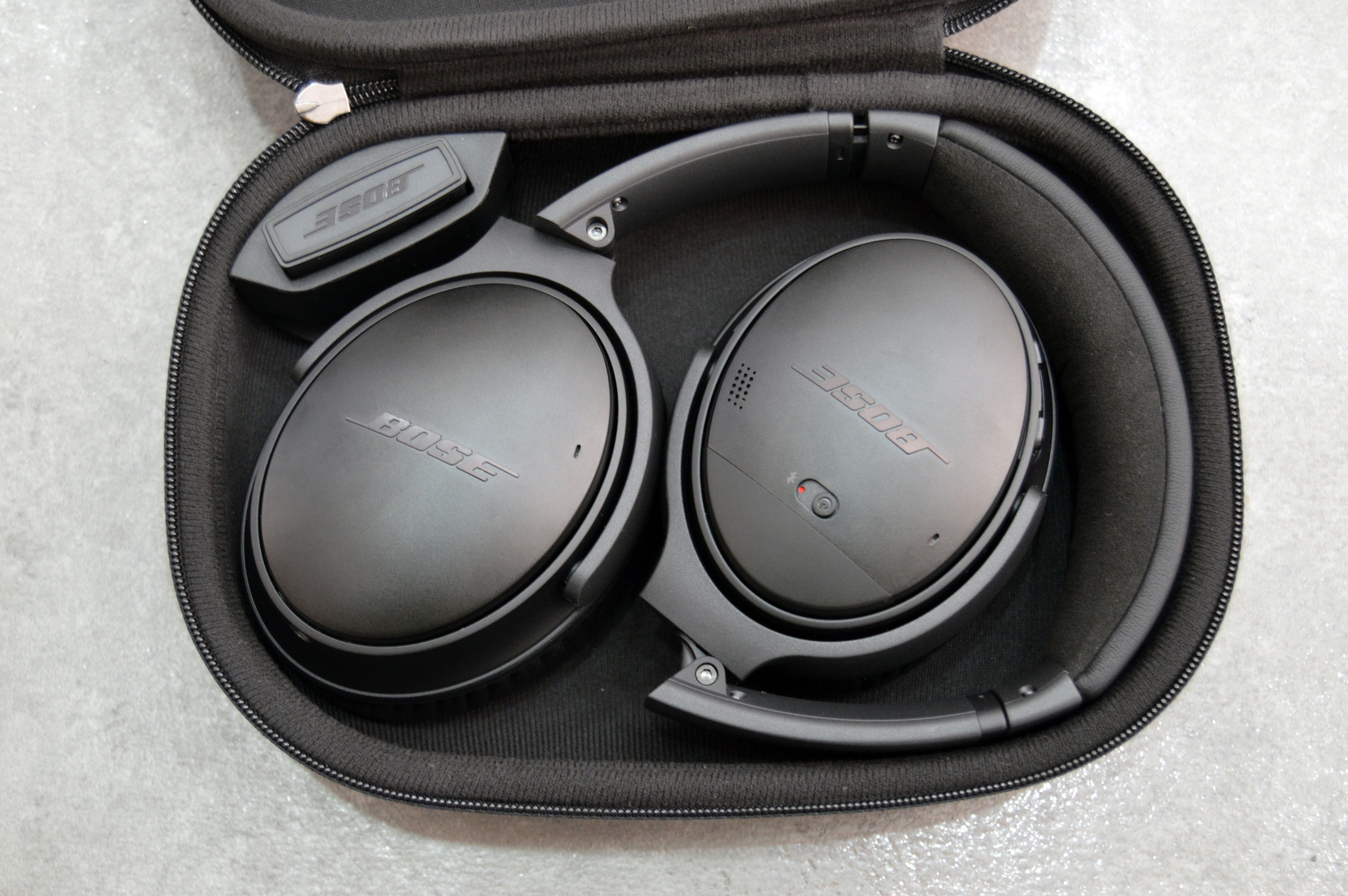 Bose QuietComfort 35 review: Superb quiet and comfort come with a high ...