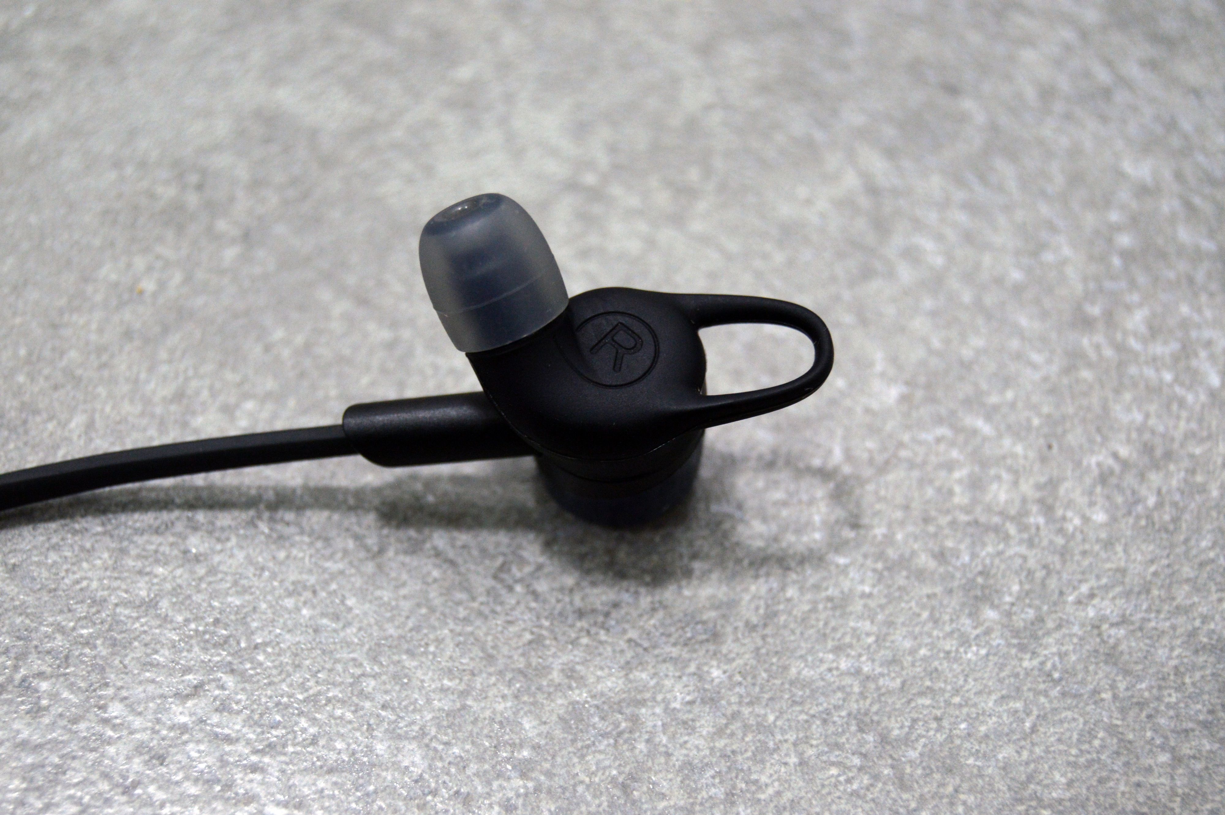Plantronics BackBeat GO 3 review: A worthy upgrade with divisive fit ...