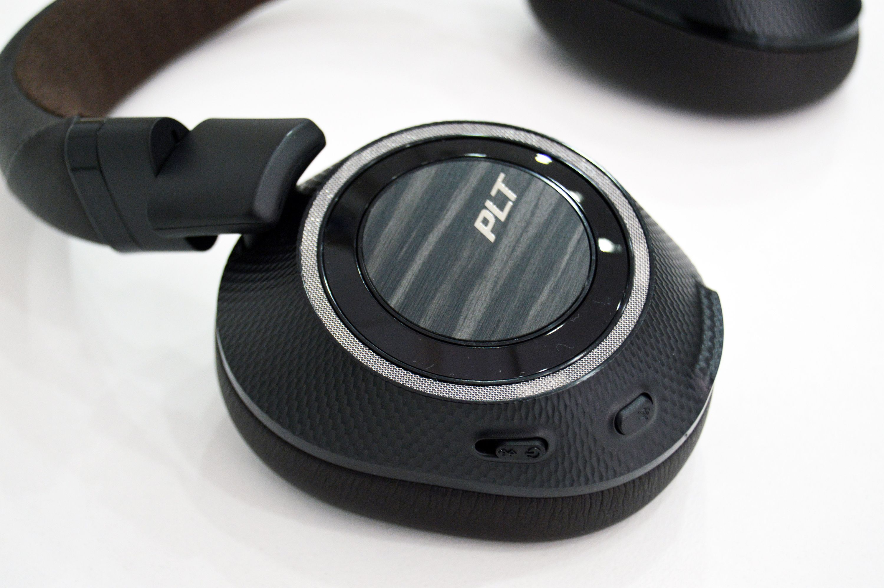 Plantronics BackBeat Pro 2 review: The most bang for the buck wireless ...