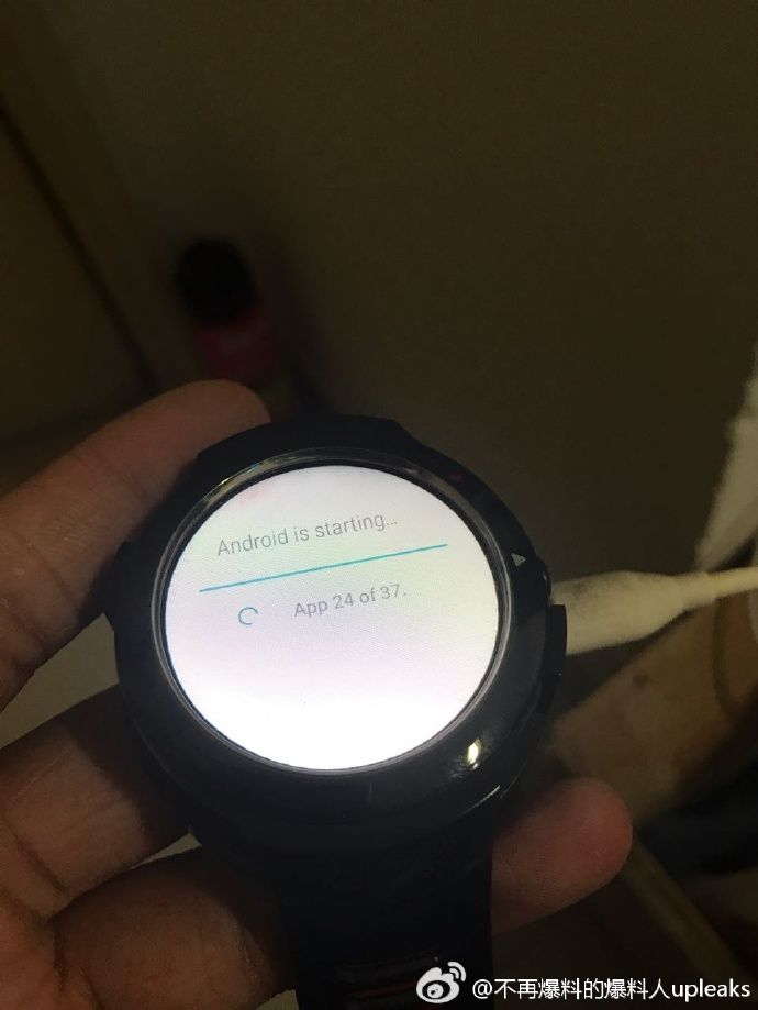 More pictures of HTC's Android Wear smartwatch emerge