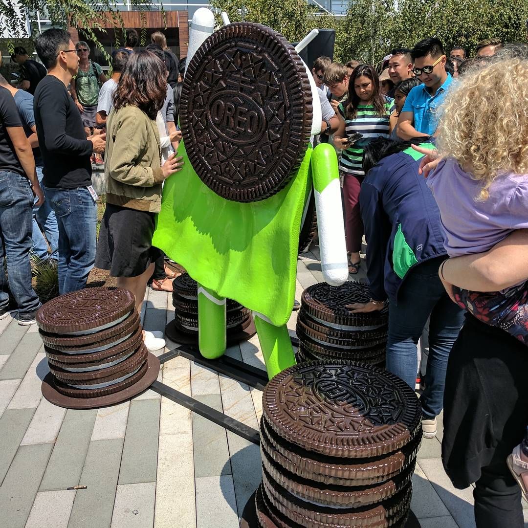 Google steps up its Android statue game with the Super Oreo Bugdroid