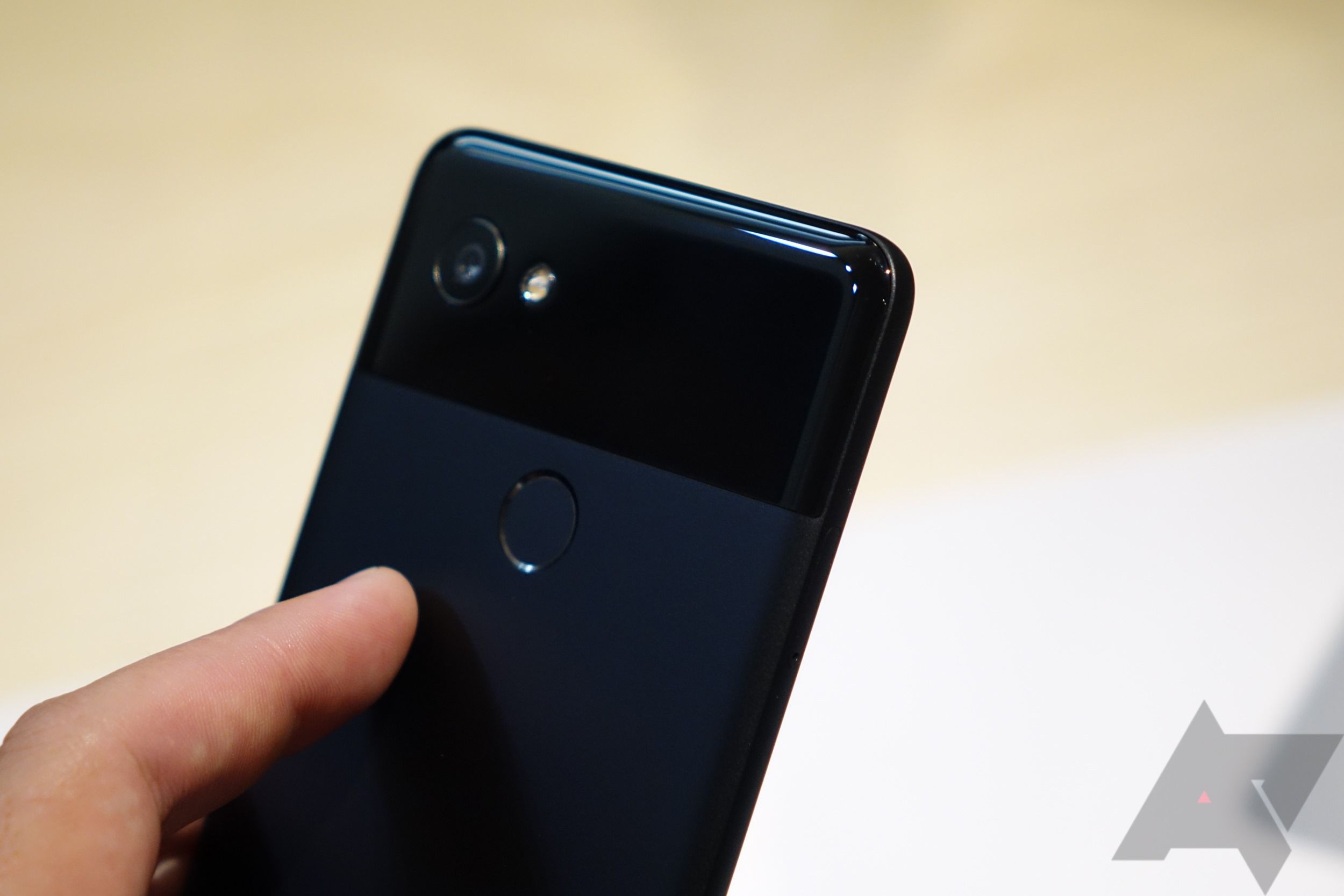 Pixel 2 XL hands-on: Our first look at the second-generation Pixel