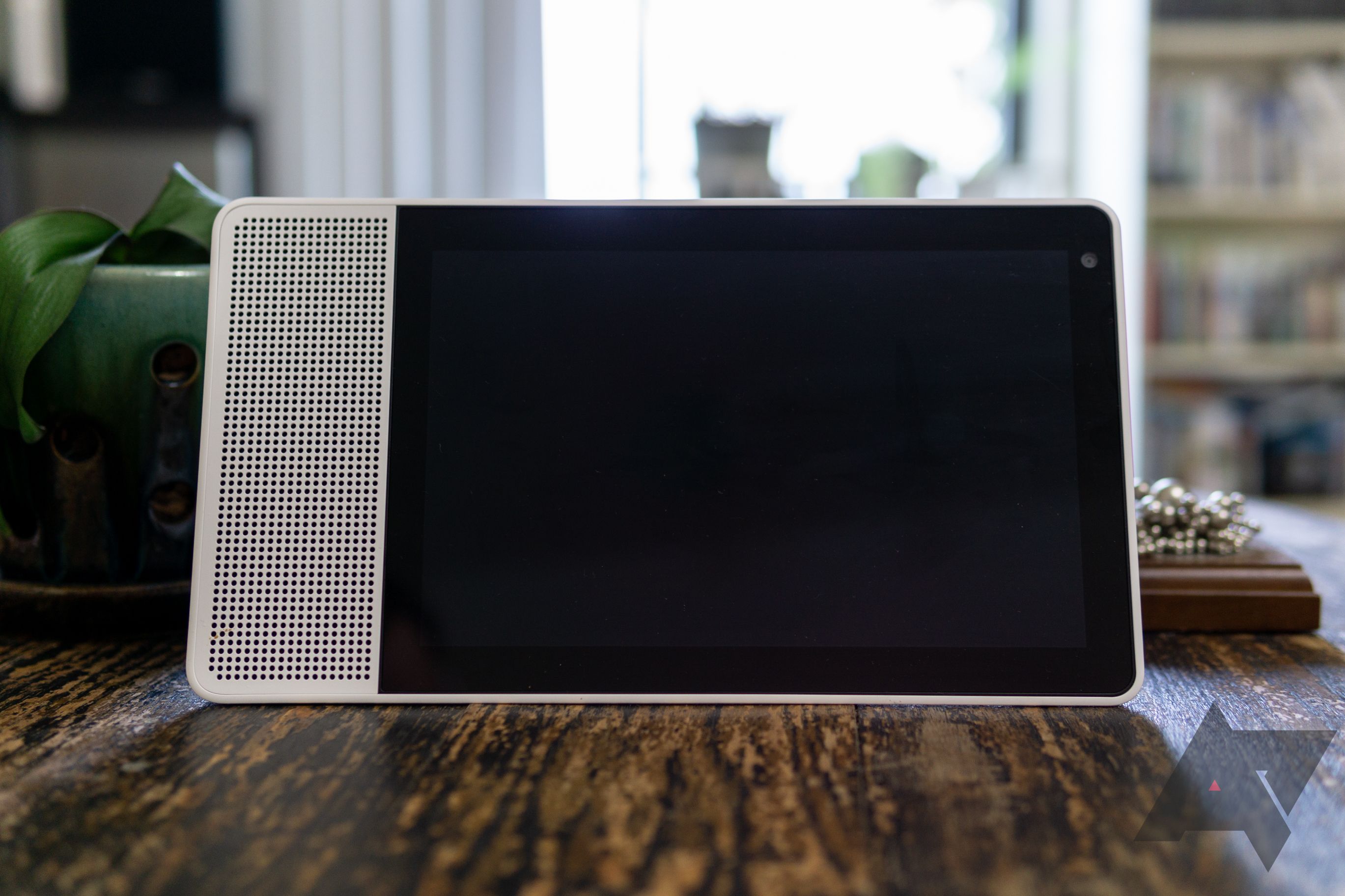 Lenovo Smart Display review: The best new kitchen appliance since the ...