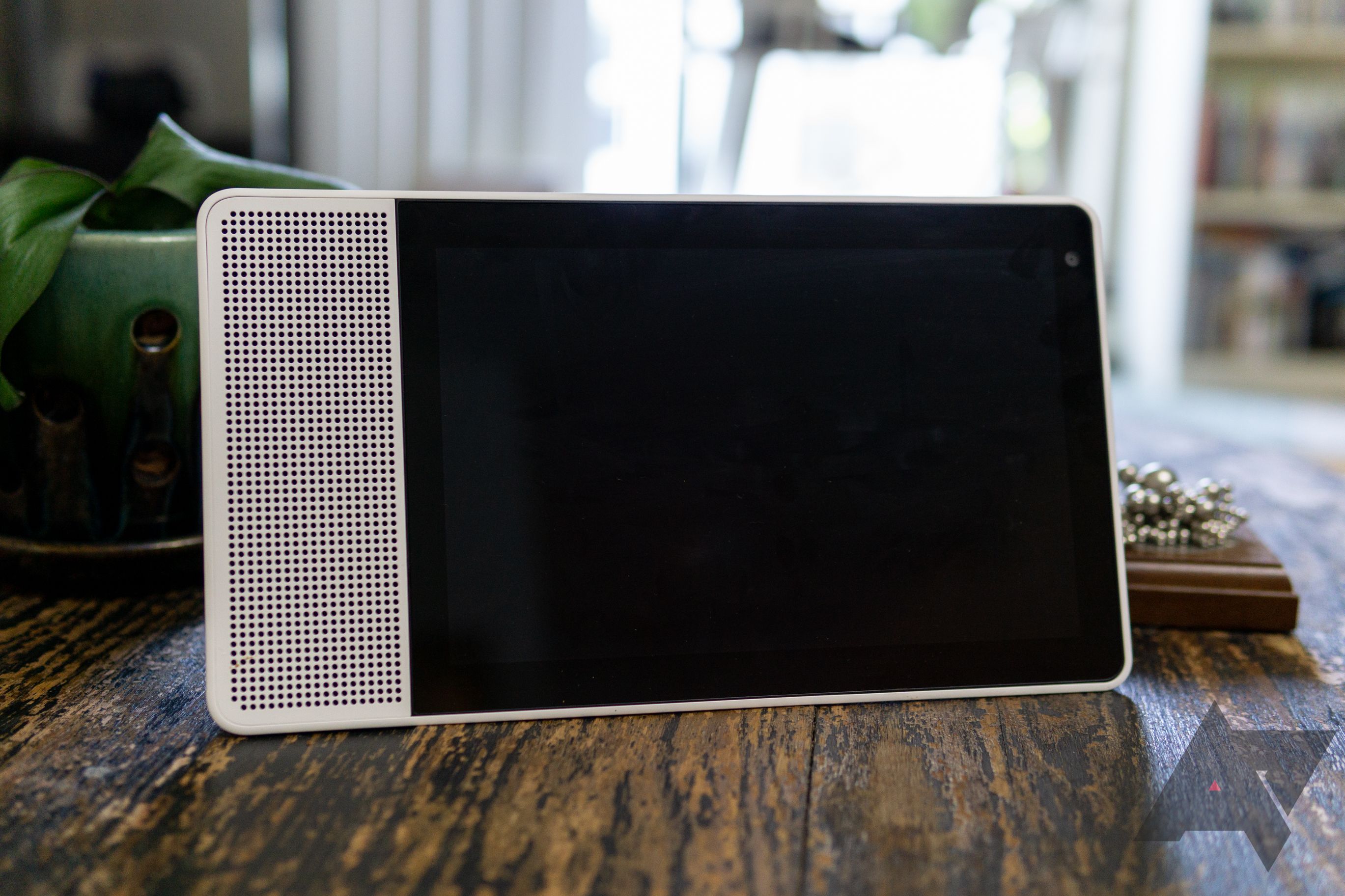 Lenovo Smart Display review: The best new kitchen appliance since the ...