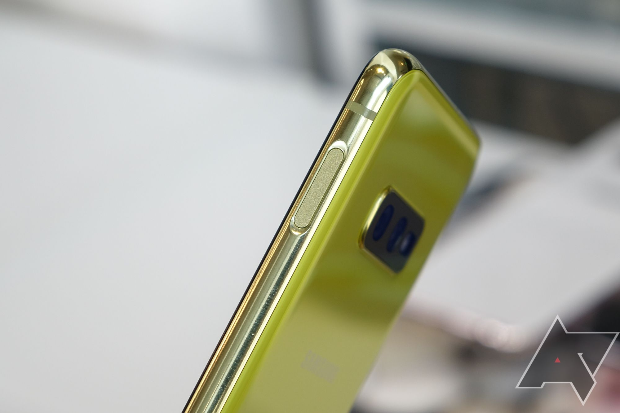 Galaxy S10e review: The best Android phone for the money - and for most ...