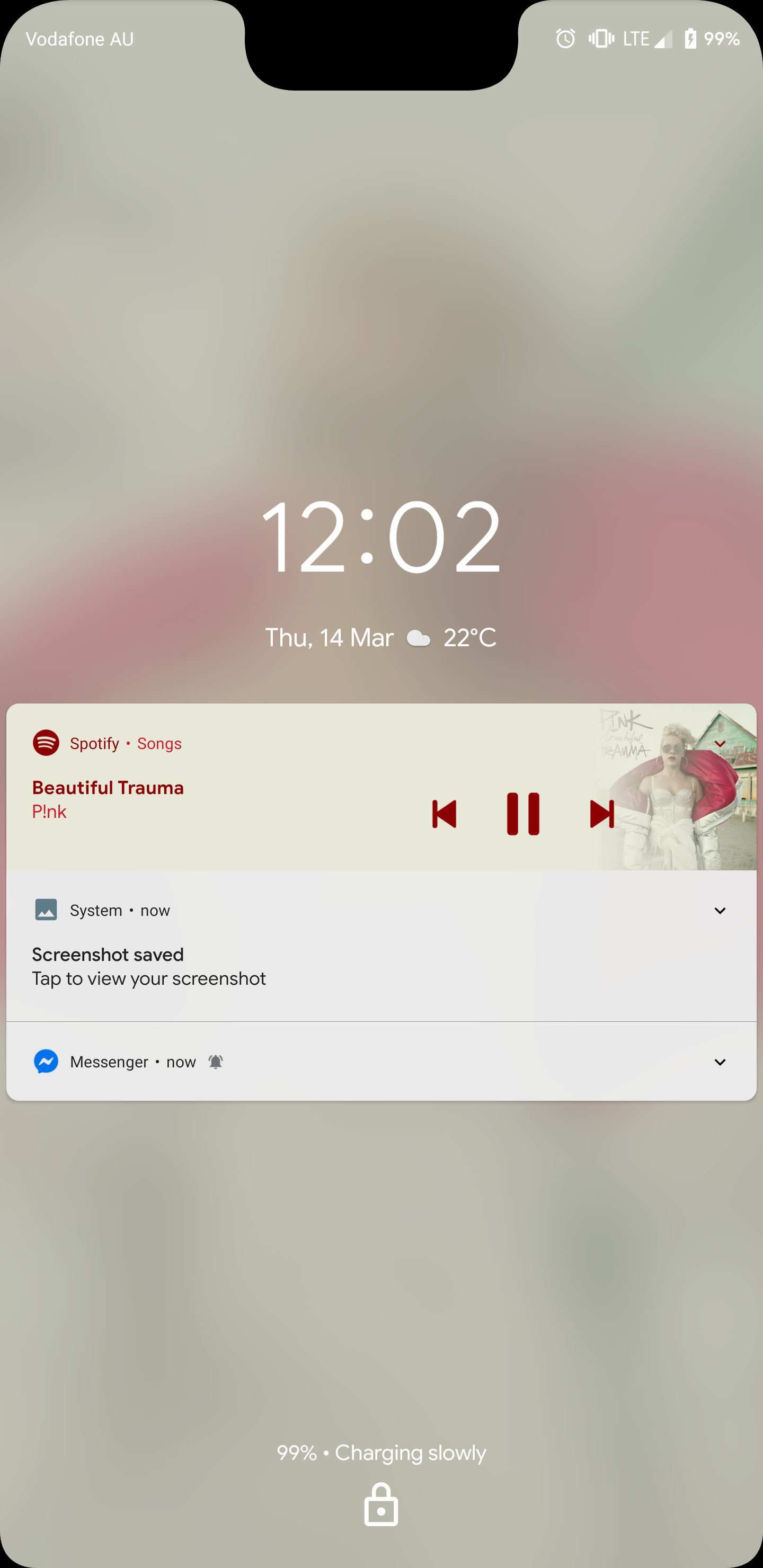 [Update x2: Details] Android Q uses blurred lock screen background ...