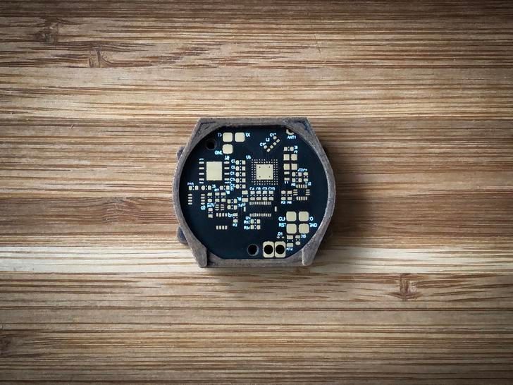 This guy built a smartwatch from scratch, resurrecting the idea behind ...