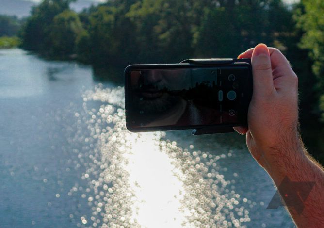 Review: Adonit PhotoGrip Qi is a great smartphone camera grip with ...