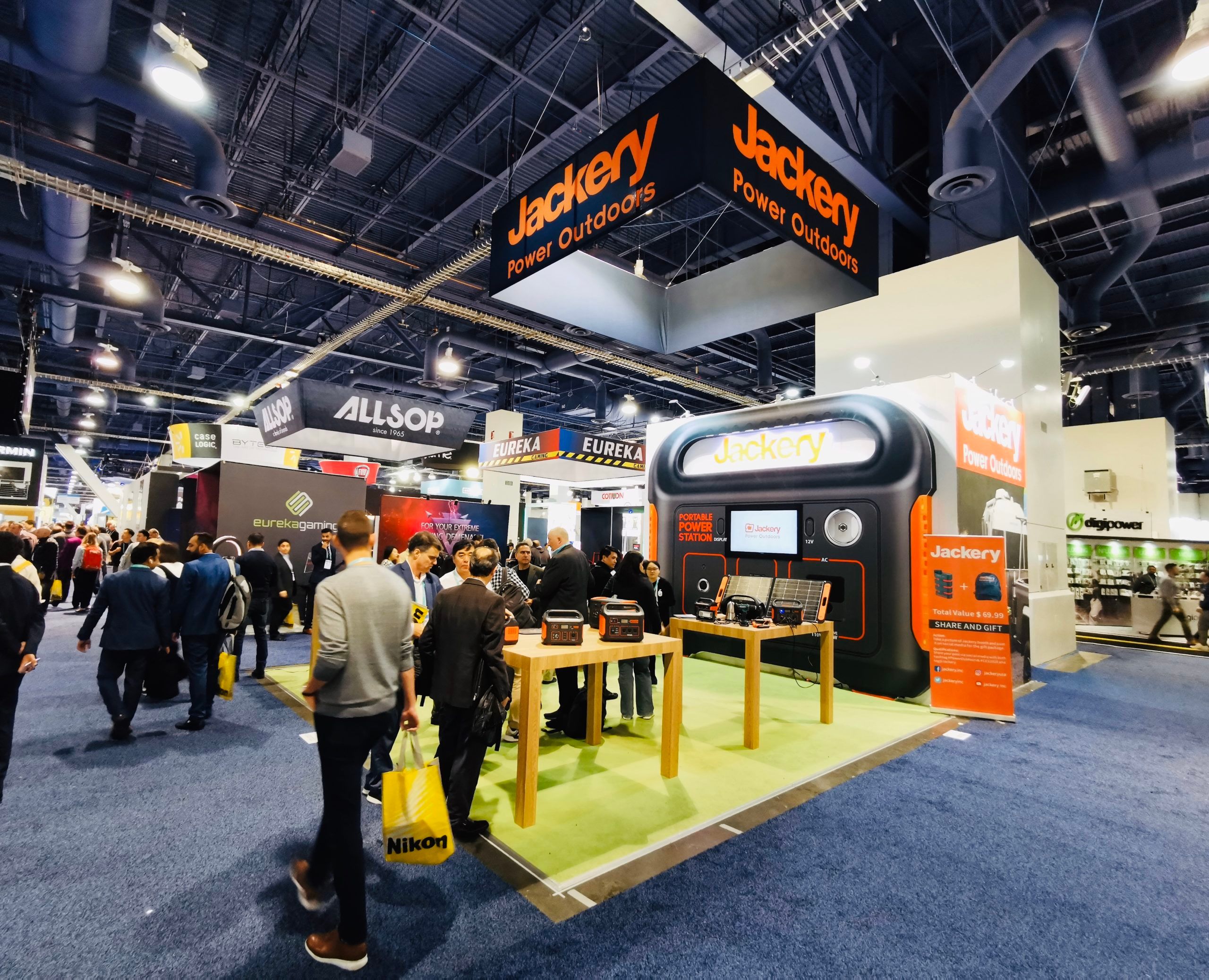 Jackery unveils the Explorer 1000 and announces the Explorer 300 at CES ...