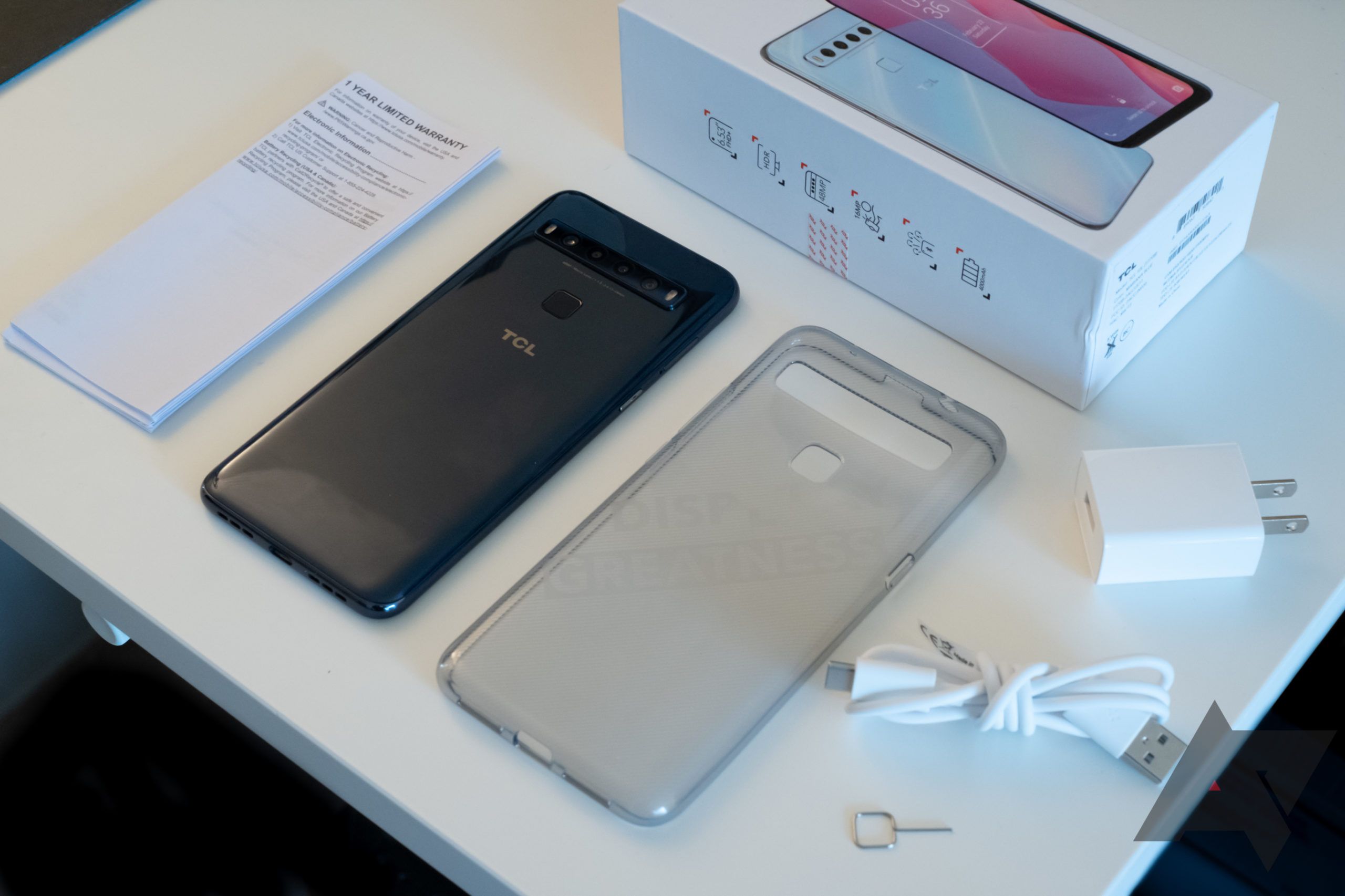 TCL 10L review: Stretching what you get for $250