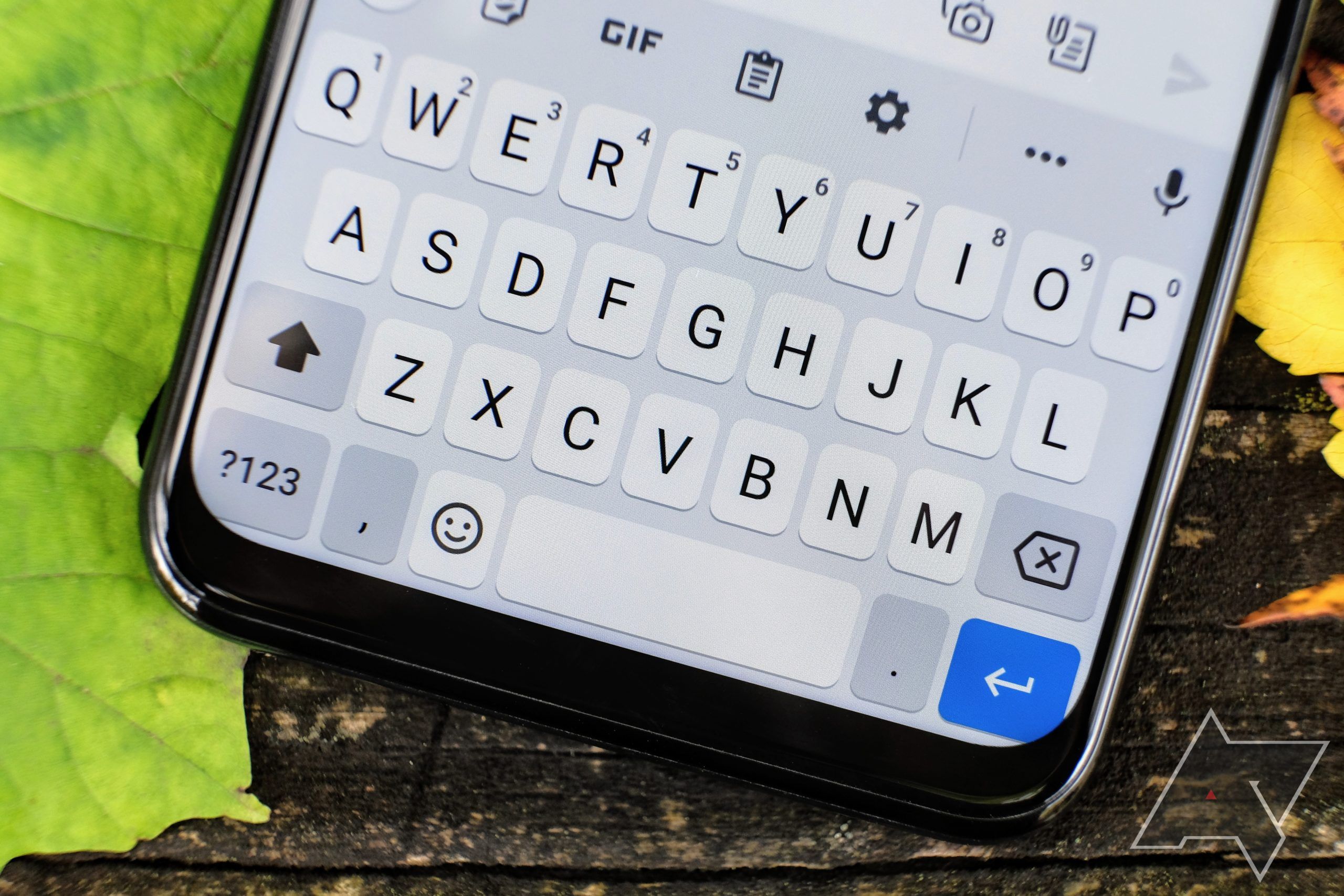 TCL 10 5G UW review: Verizon's cheapest 5G phone actually doesn't suck