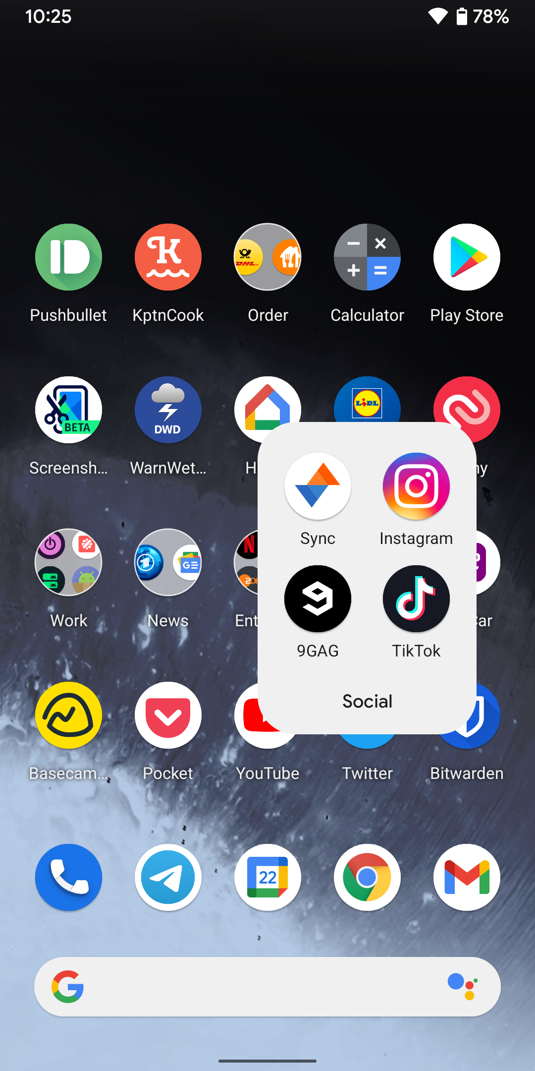 Android 12 Developer Preview 3 literally cuts corners