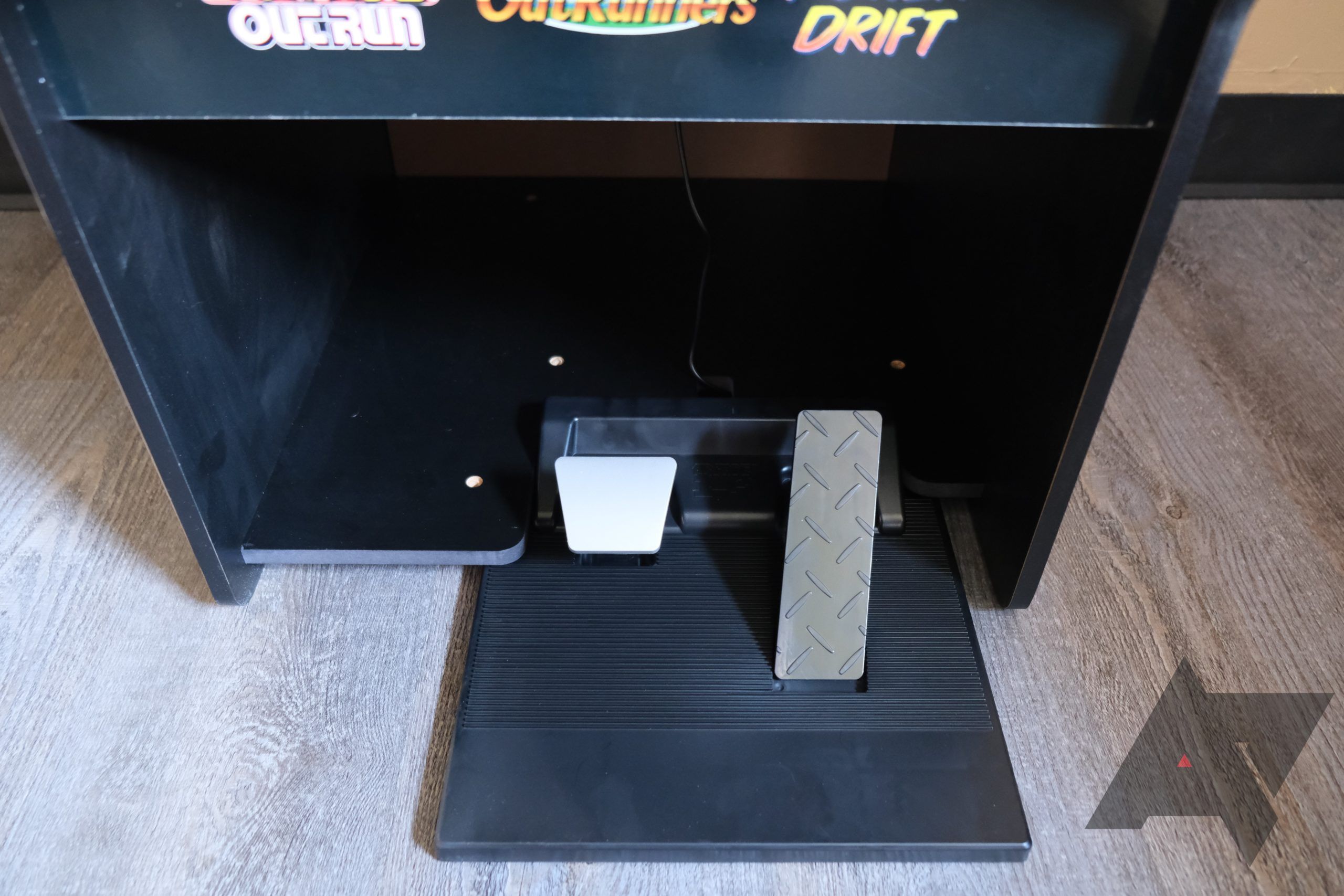 I put an Outrun arcade machine in my dining room so you don't have to ...