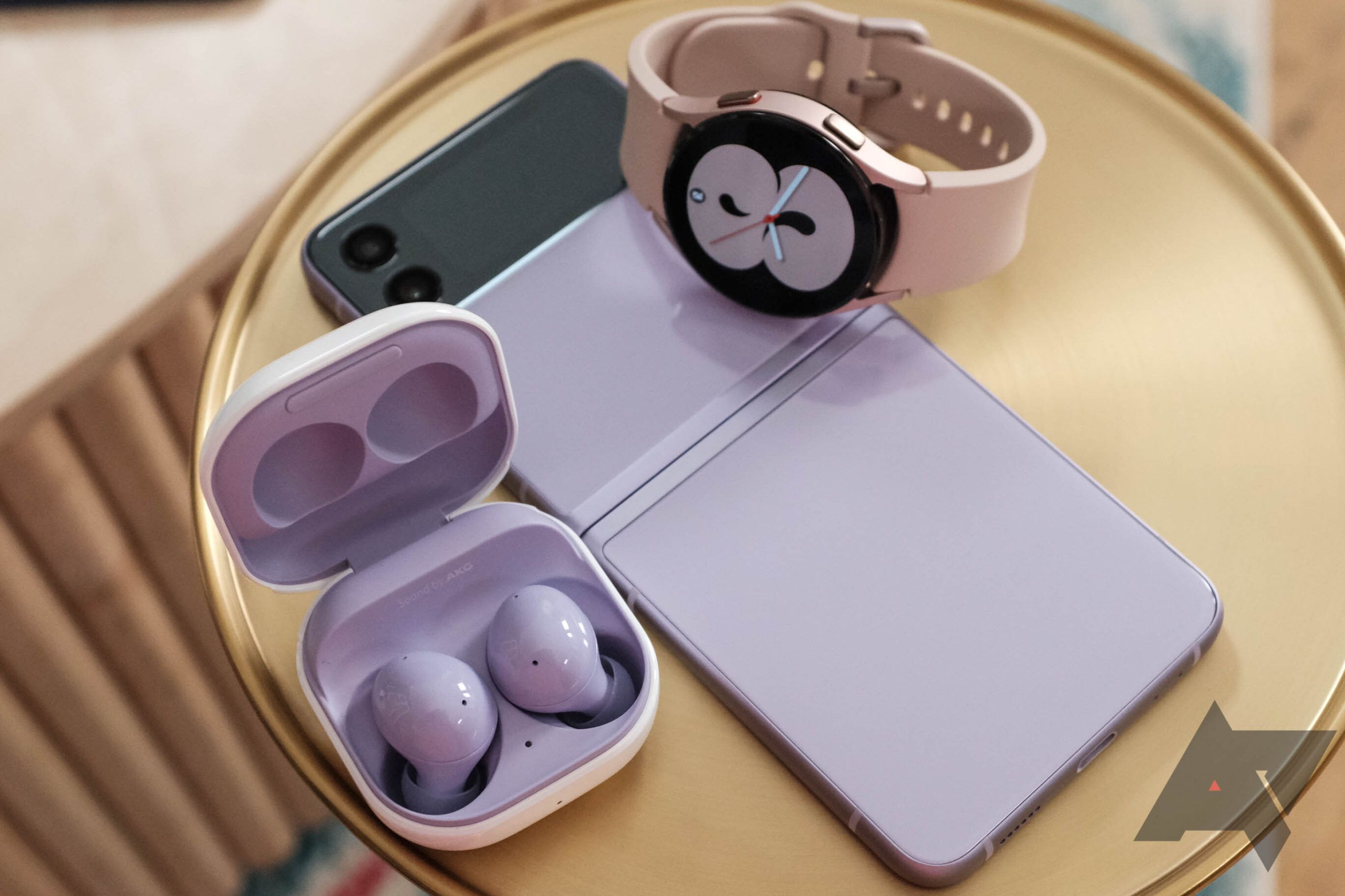 Samsung's new $150 earbuds have noise canceling and fun colors