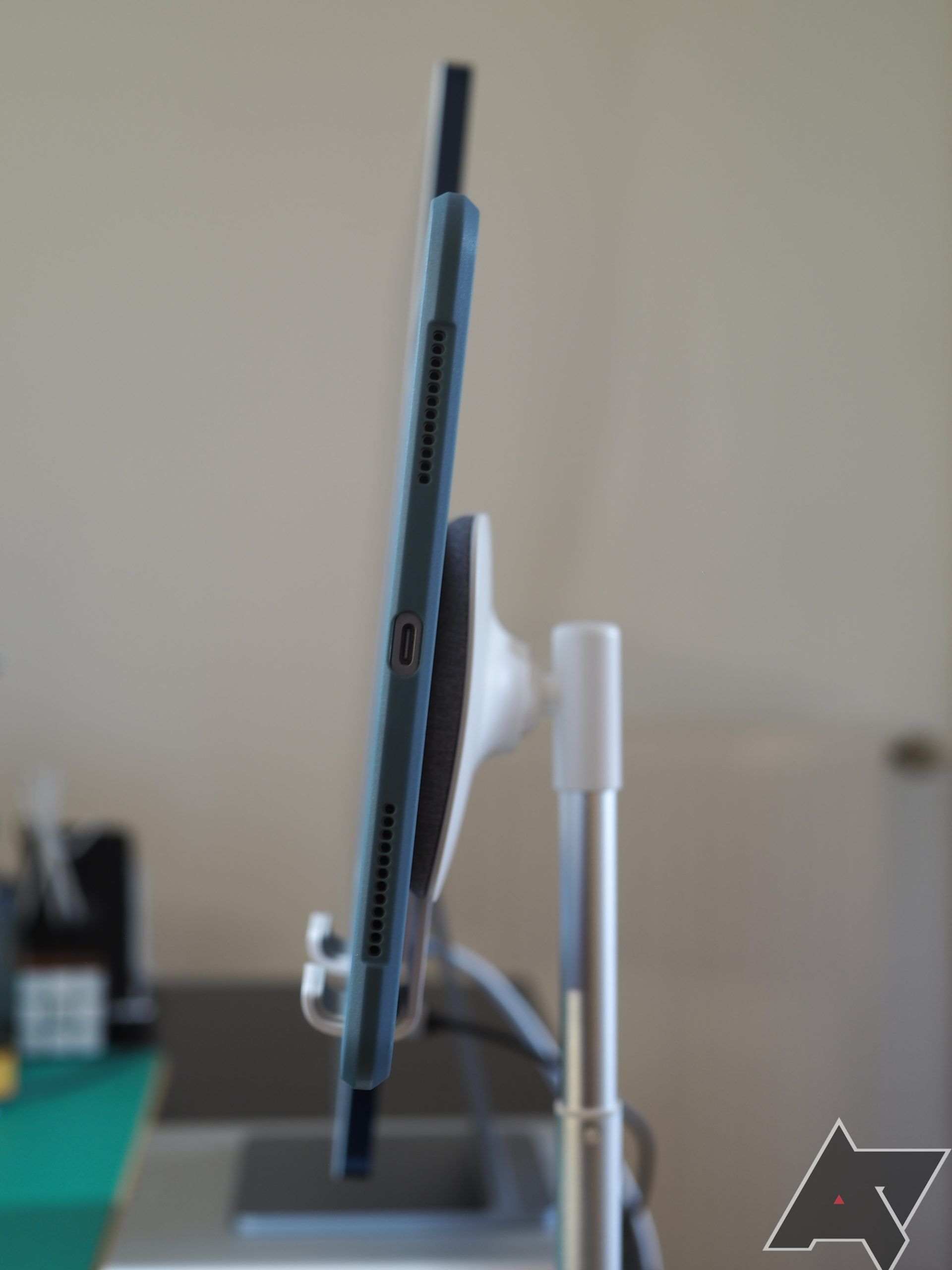 My desk deserves the best tablet stand and I finally found it