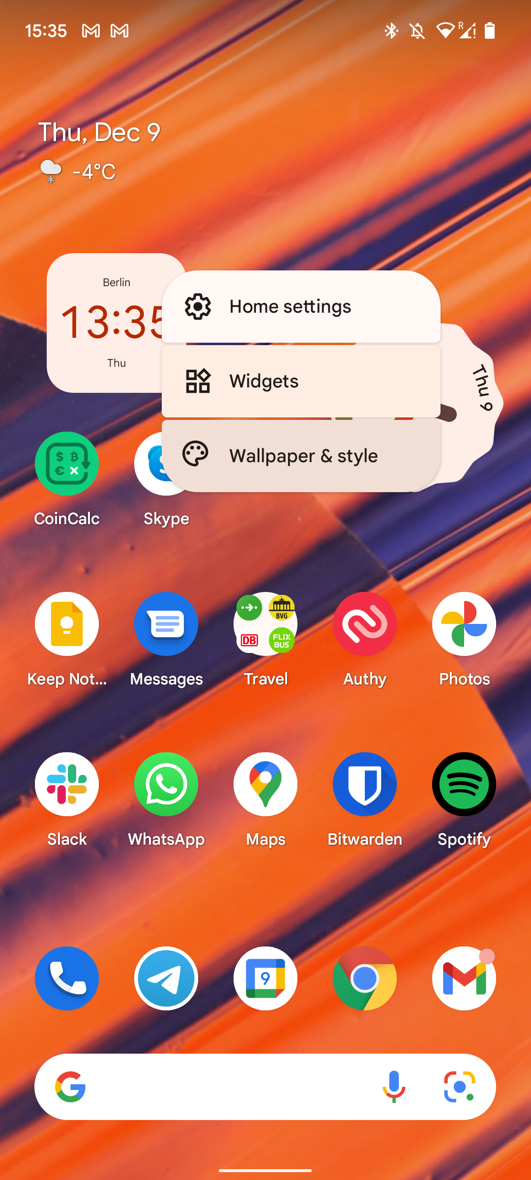 Android 12L brings a neat quick wallpaper switcher to Google Pixel phones
