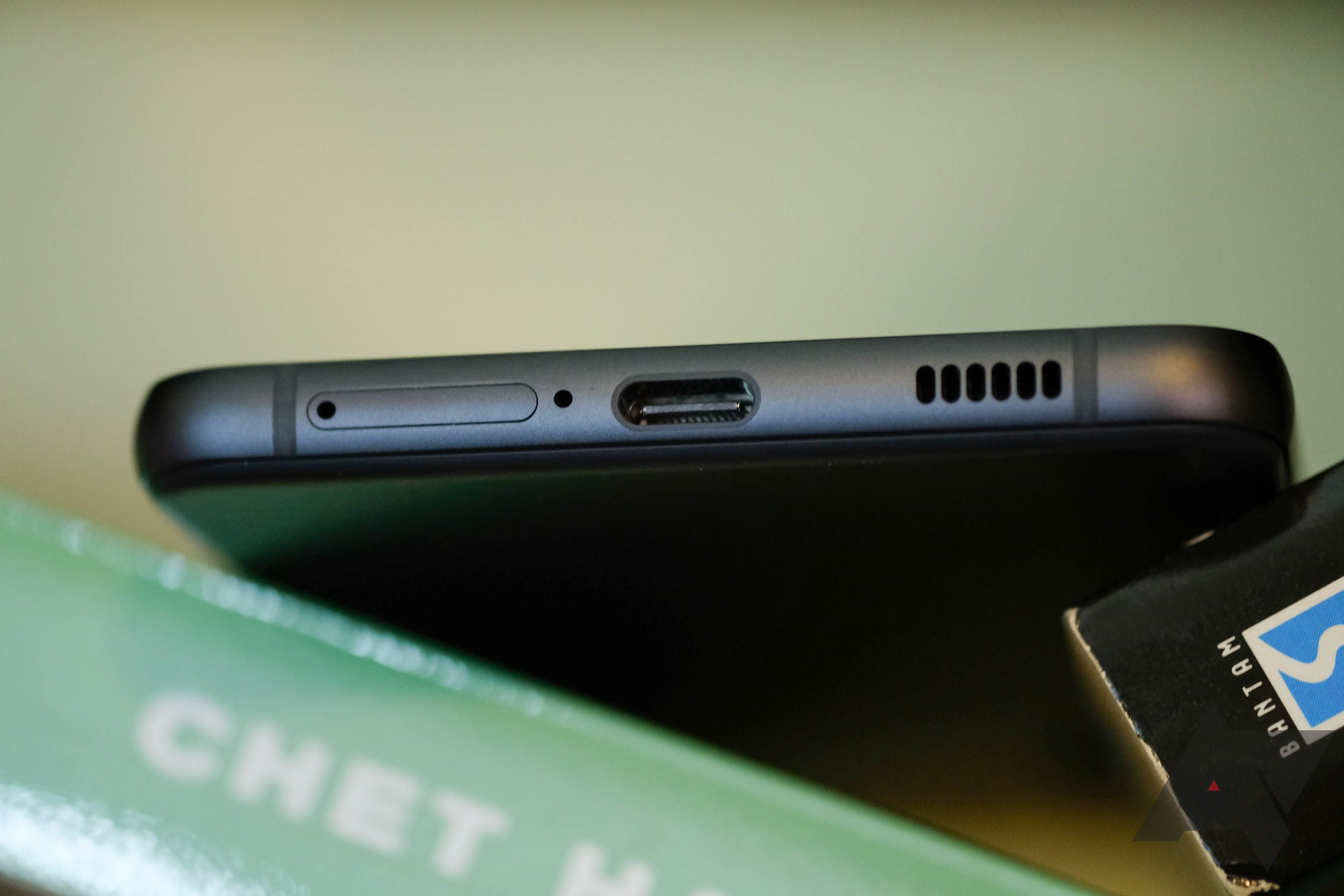 Samsung Galaxy S21 FE review: Stuck in the middle