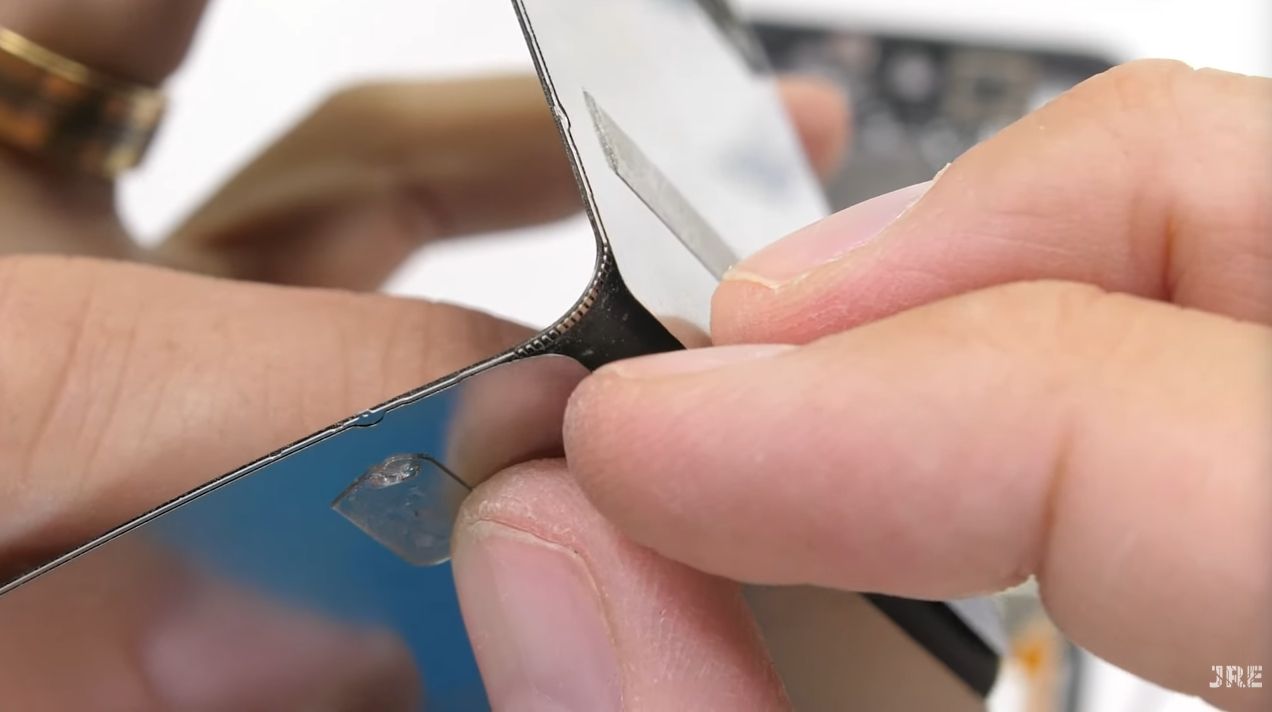 Samsung Galaxy Z Flip 4 teardown reveals how this elaborate hardware ...