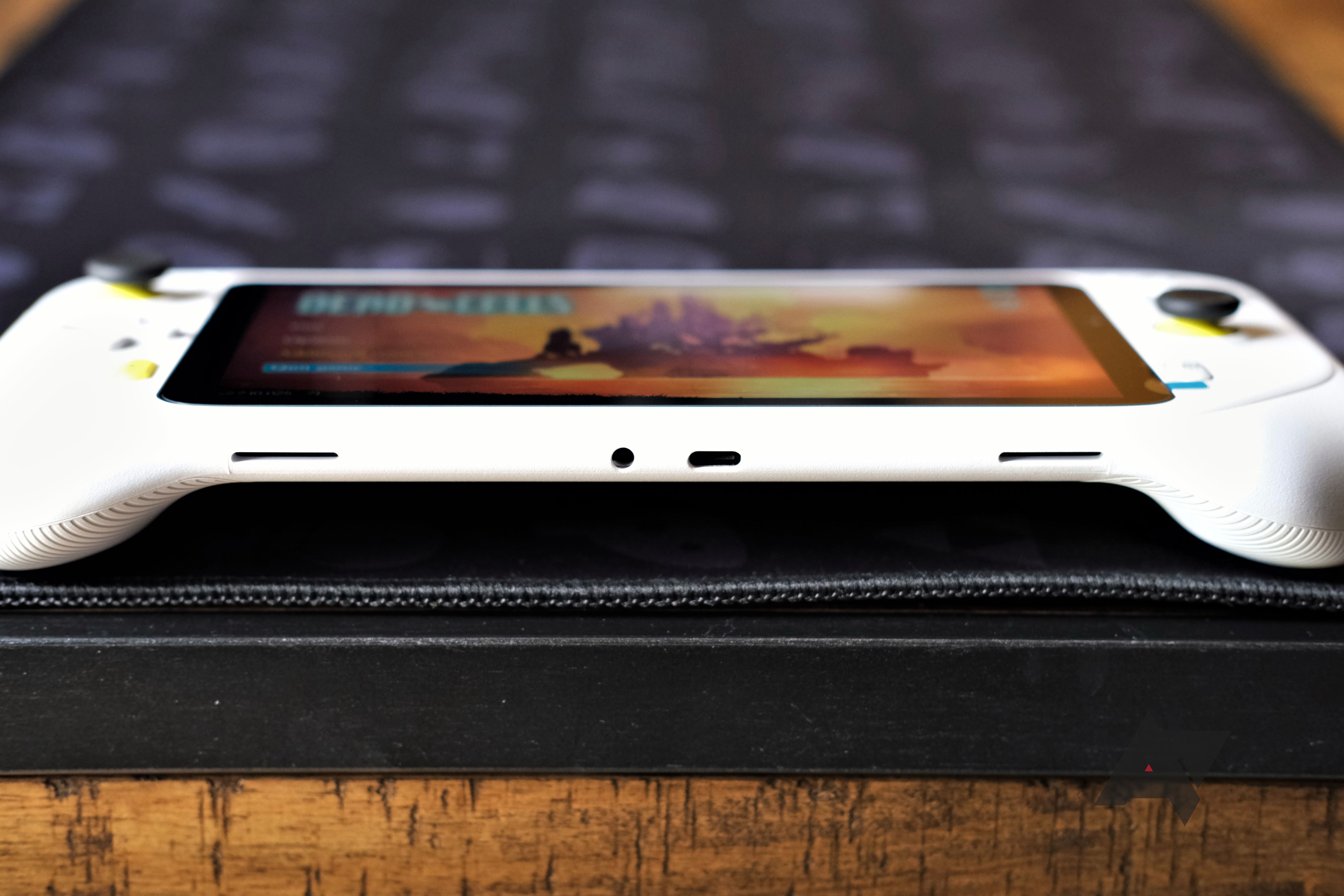 Logitech G Cloud hands-on: No dark skies here