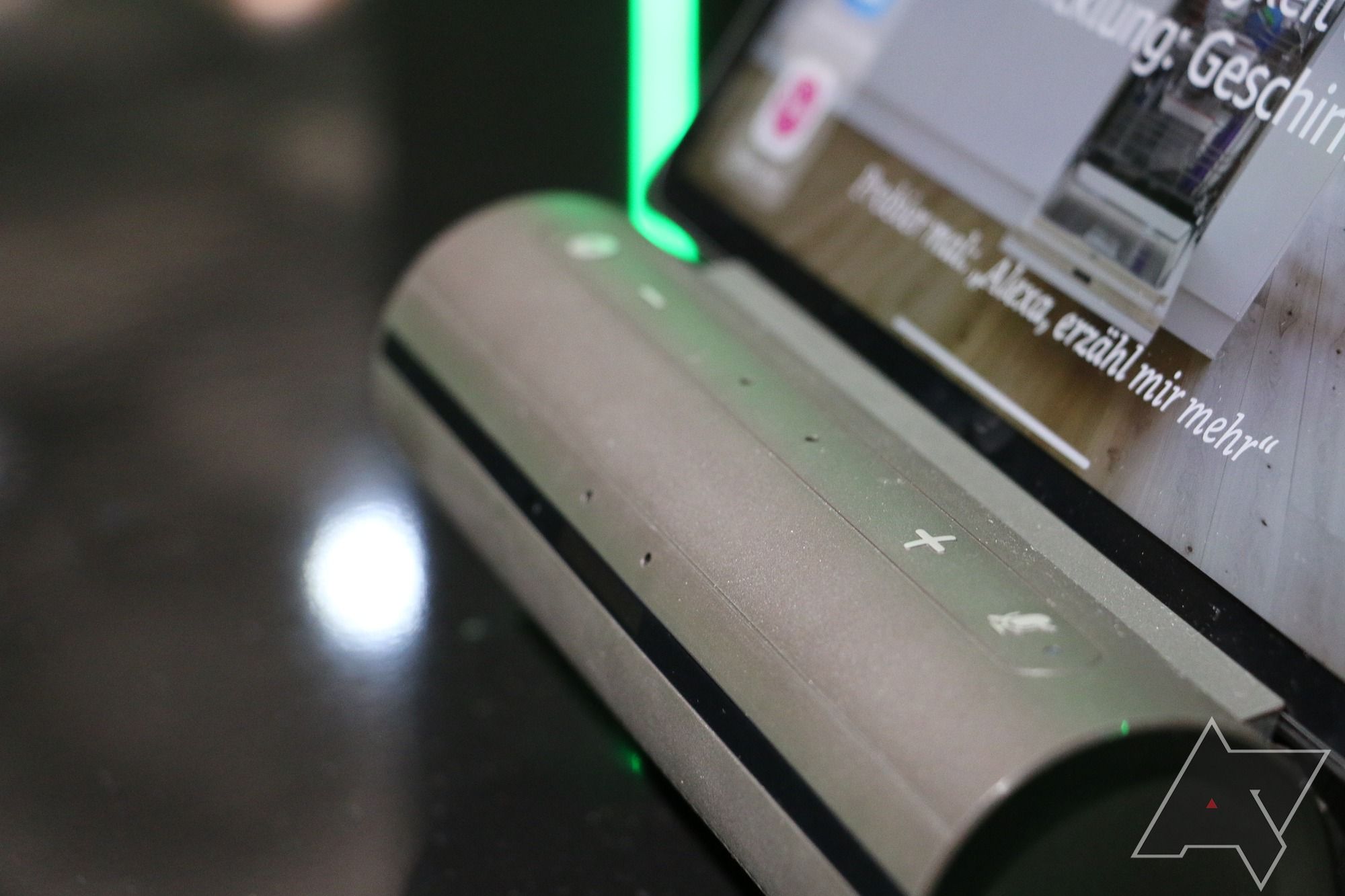 Bosch’s Smart Kitchen Dock is a detachable Nest Hub in all but name