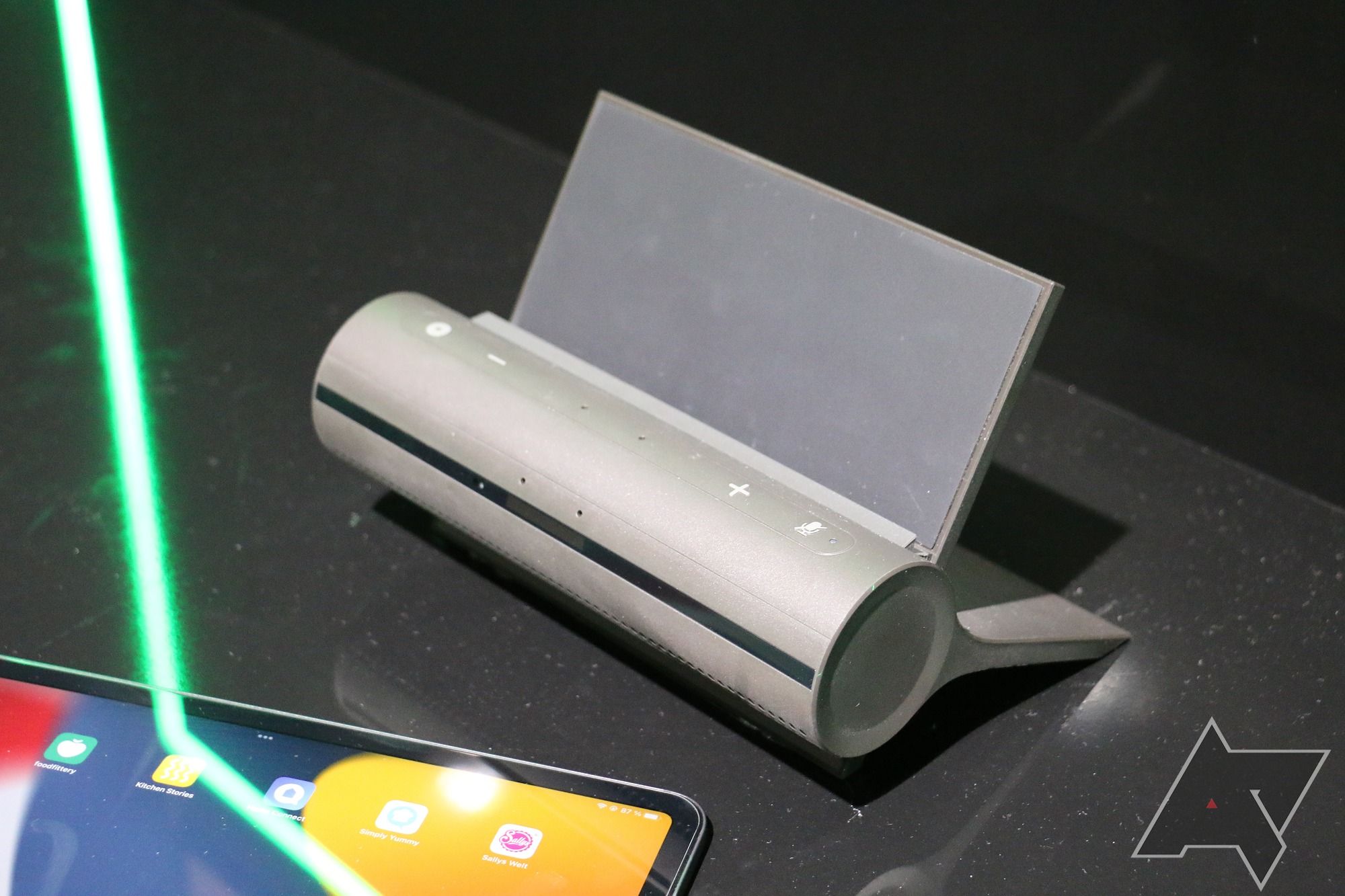 Bosch’s Smart Kitchen Dock is a detachable Nest Hub in all but name