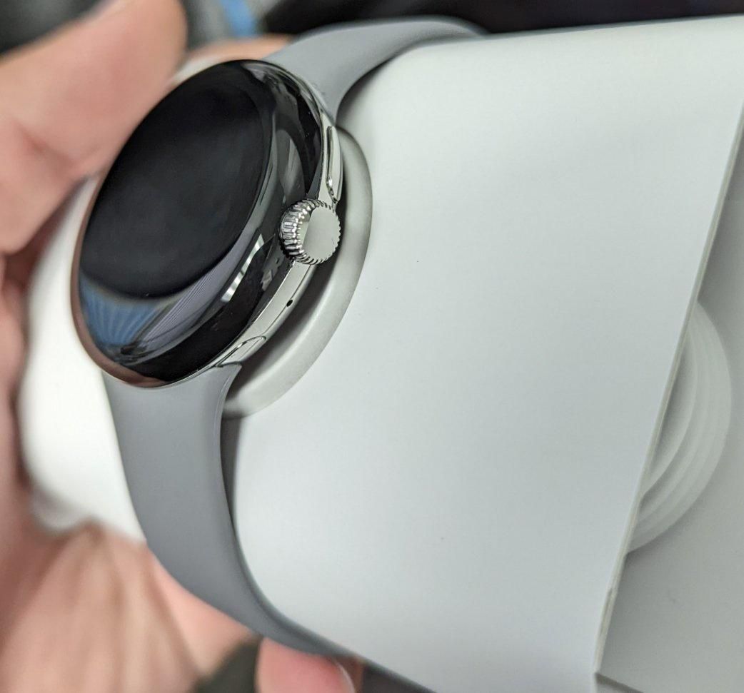 Google Pixel Watch unboxing brings us our best up-close pics and ...