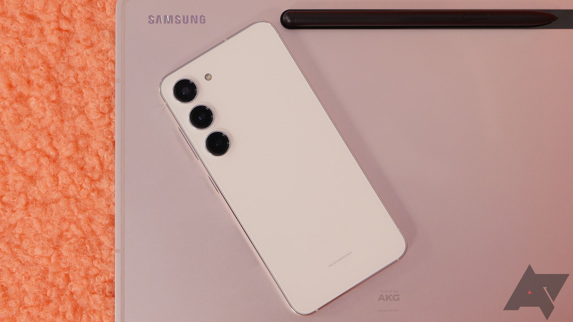 Samsung Galaxy S23 vs. Galaxy S23+: Should you go bigger?