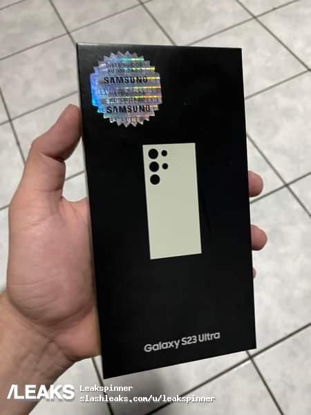 Leaked photos show how the Samsung Galaxy S23 Ultra will look in stores