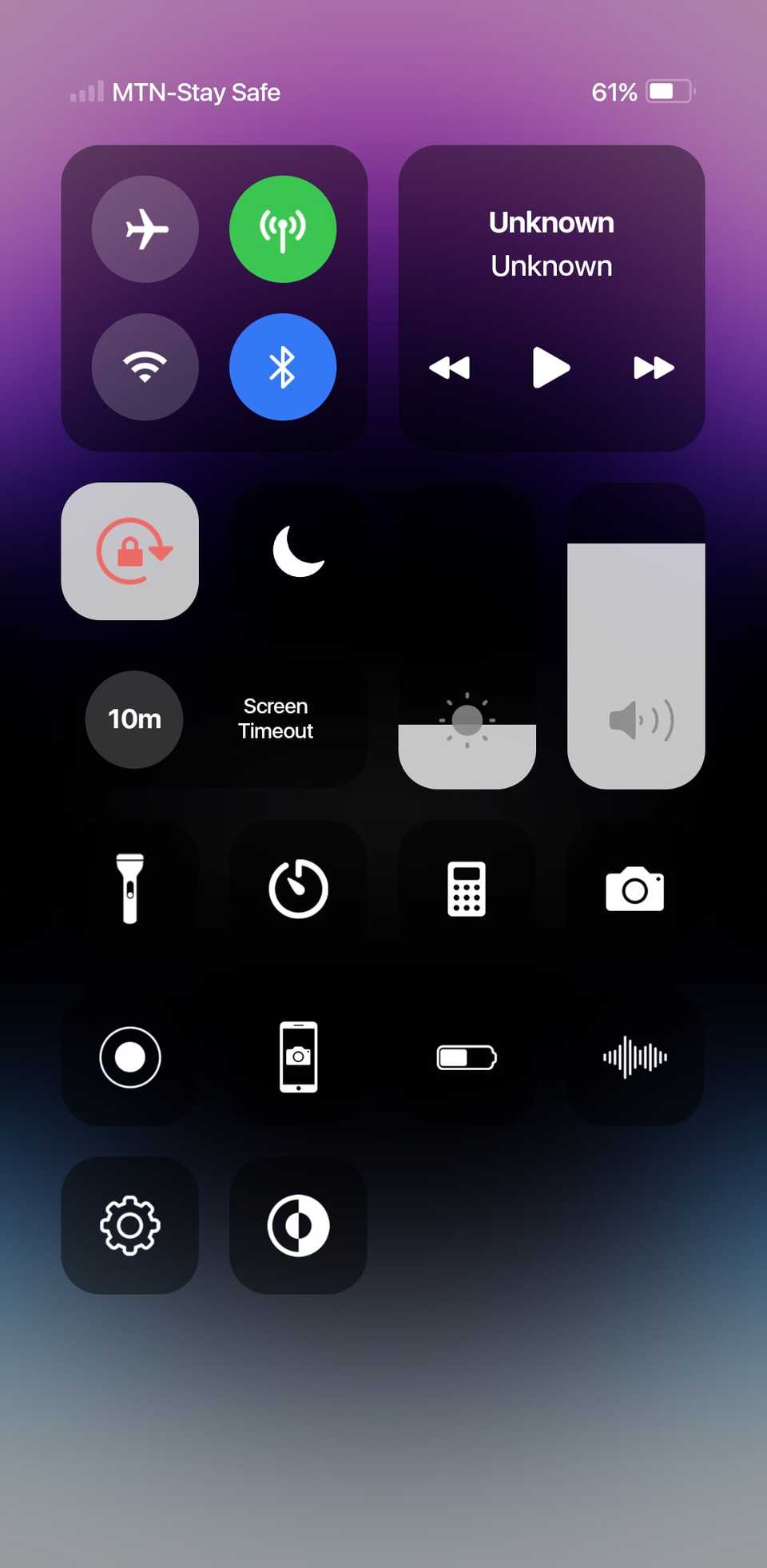 How to make your Android phone look and feel more like an iPhone